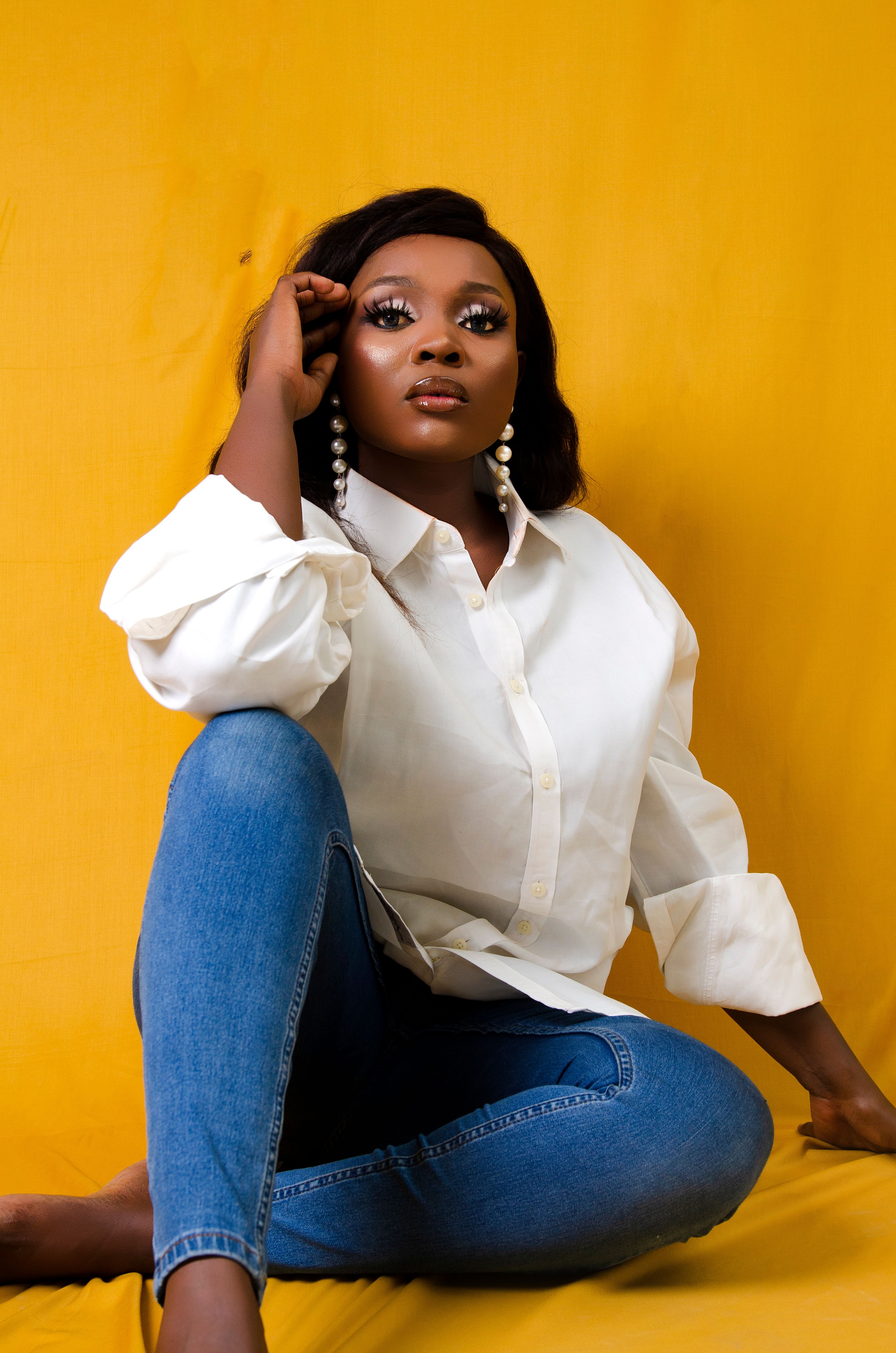 Sitting Pose Artist Model Photos, Download The BEST Free Sitting Pose ...