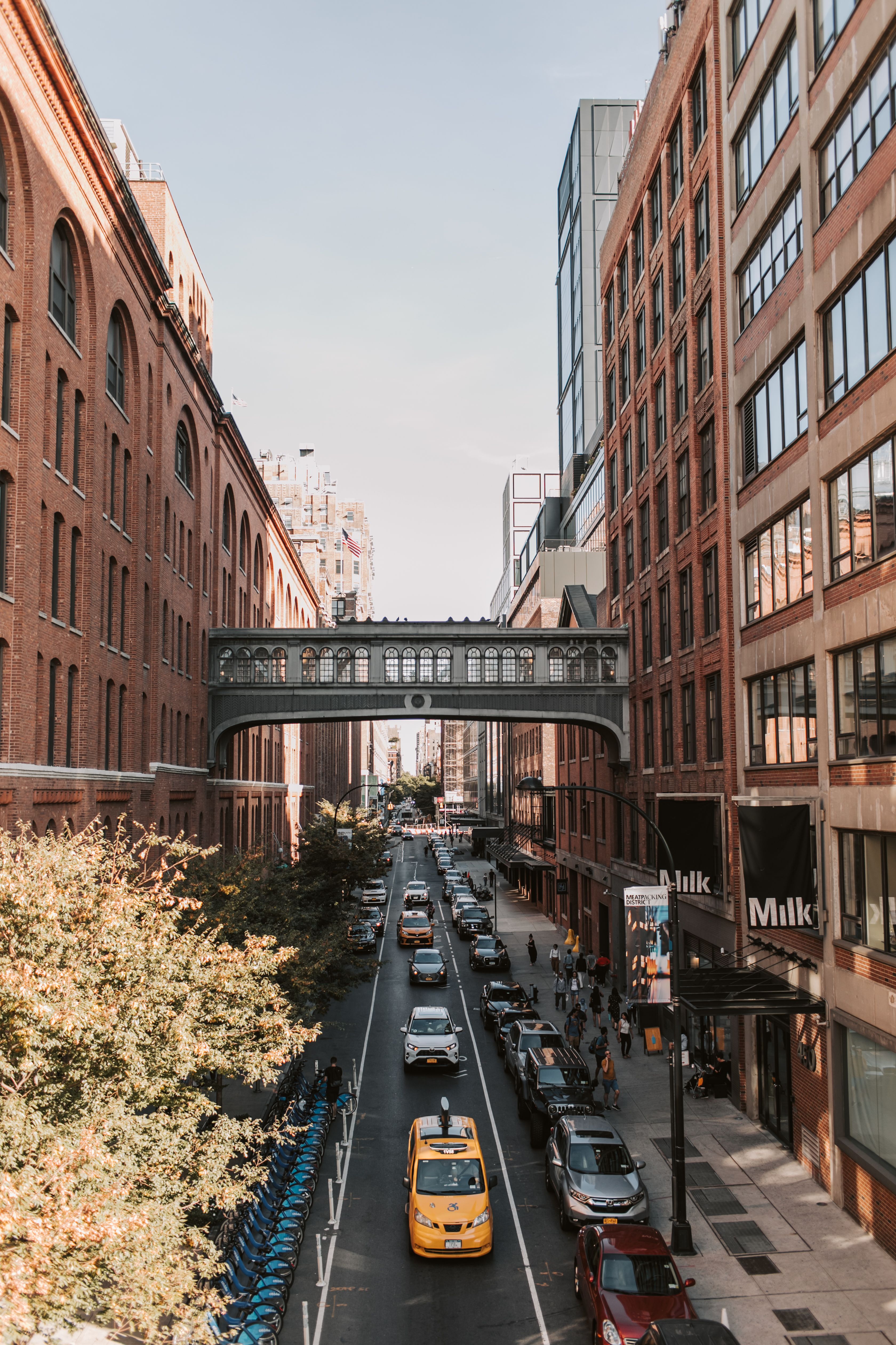 Walking Bridge Between Buildings in New York City, USA · Free Stock Photo