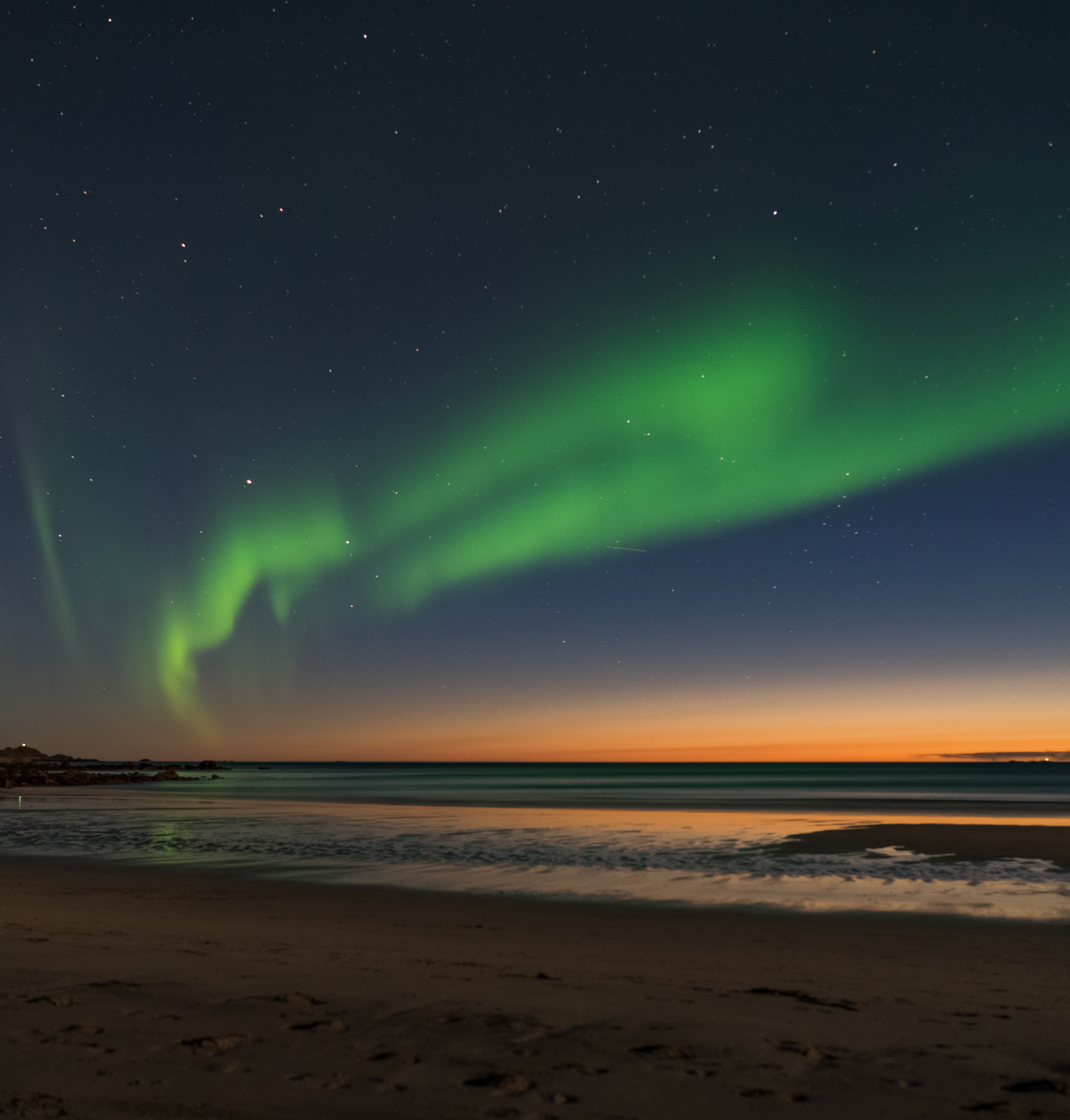Green Aurora Borealis · Free Stock Photo