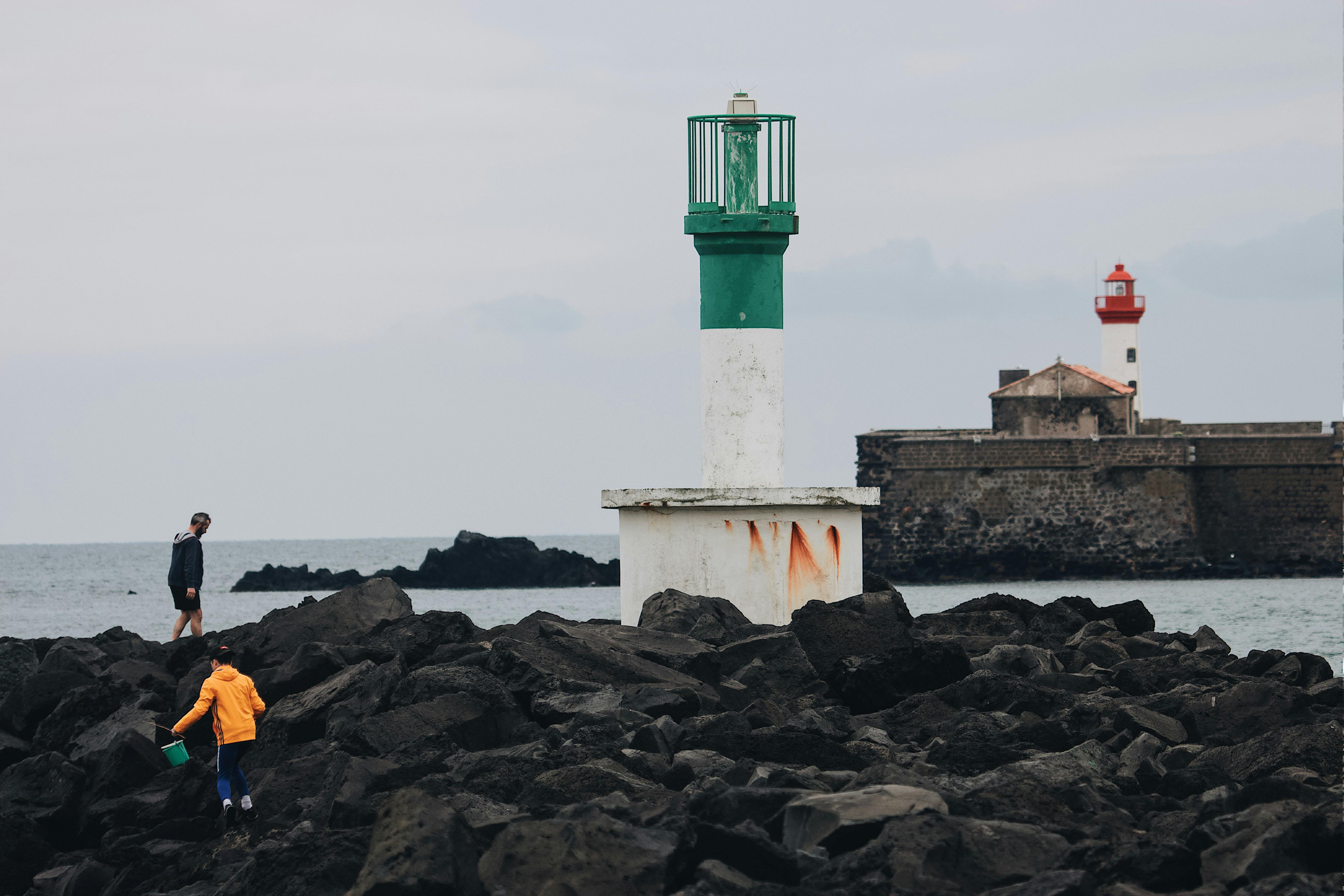 Food truck on embankment near city · Free Stock Photo
