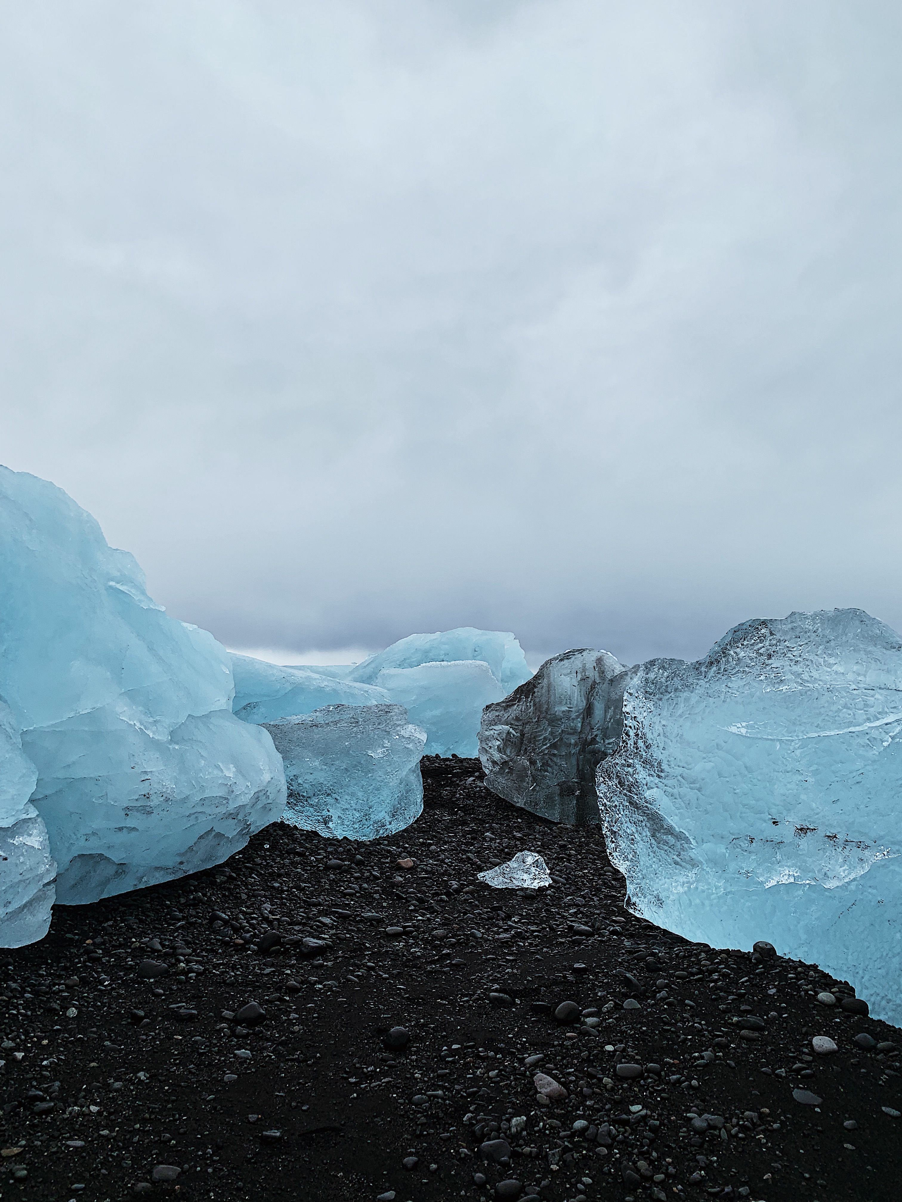 Icebergs in Jokulsarlon glacier lagoon in Iceland · Free Stock Photo
