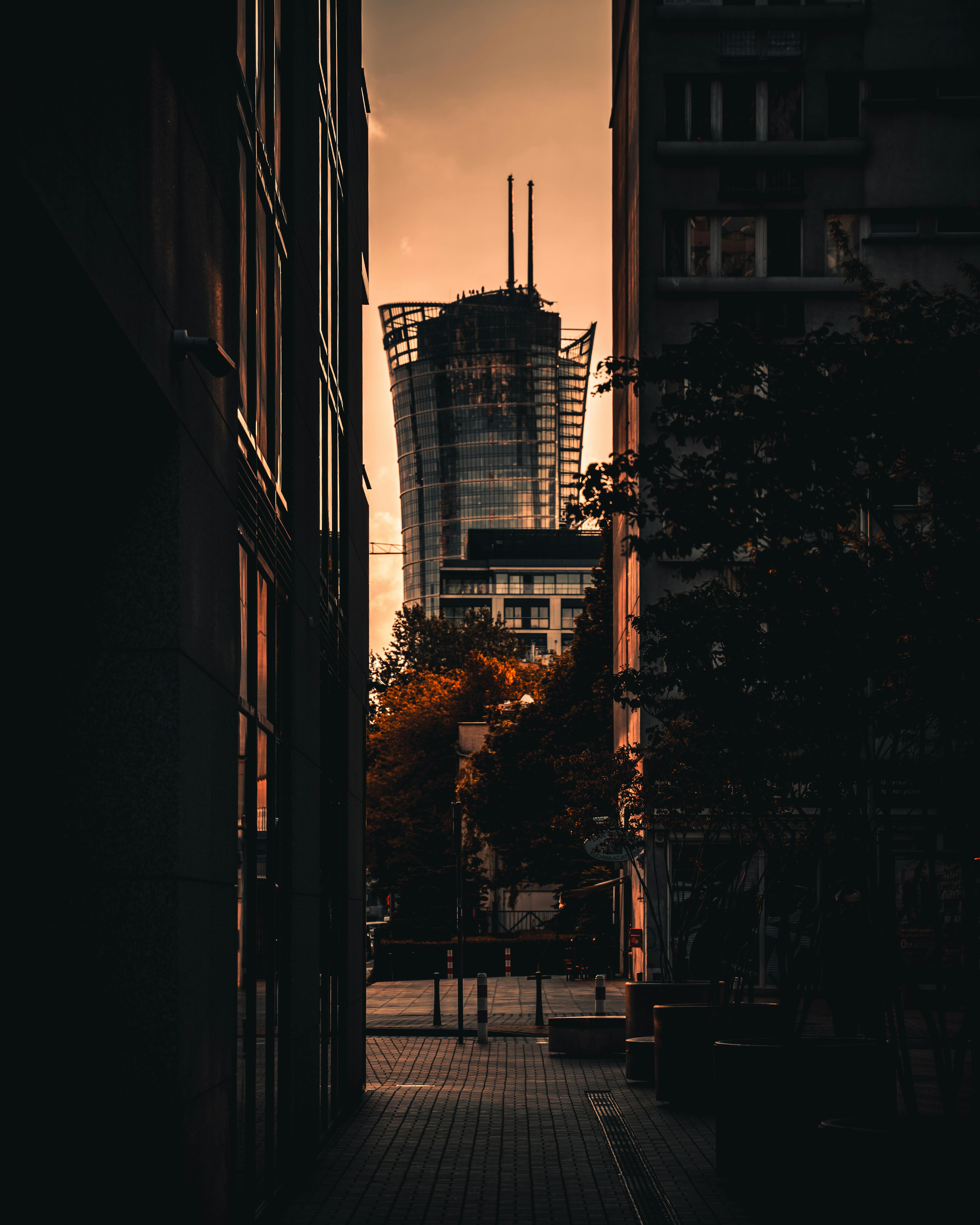 Buildings During Sunset · Free Stock Photo