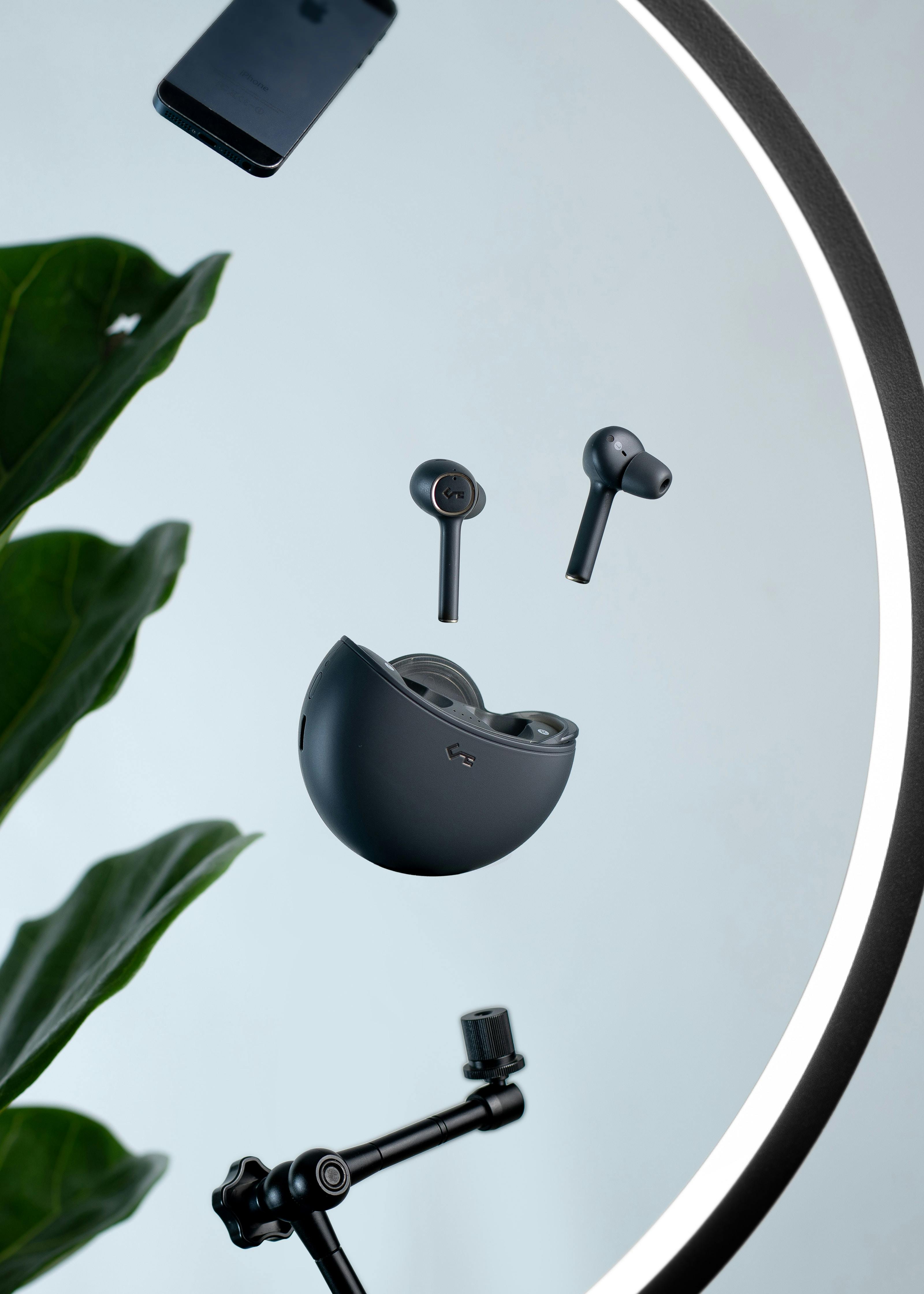 Ear Buds Photos, Download The BEST Free Ear Buds Stock Photos & HD Images