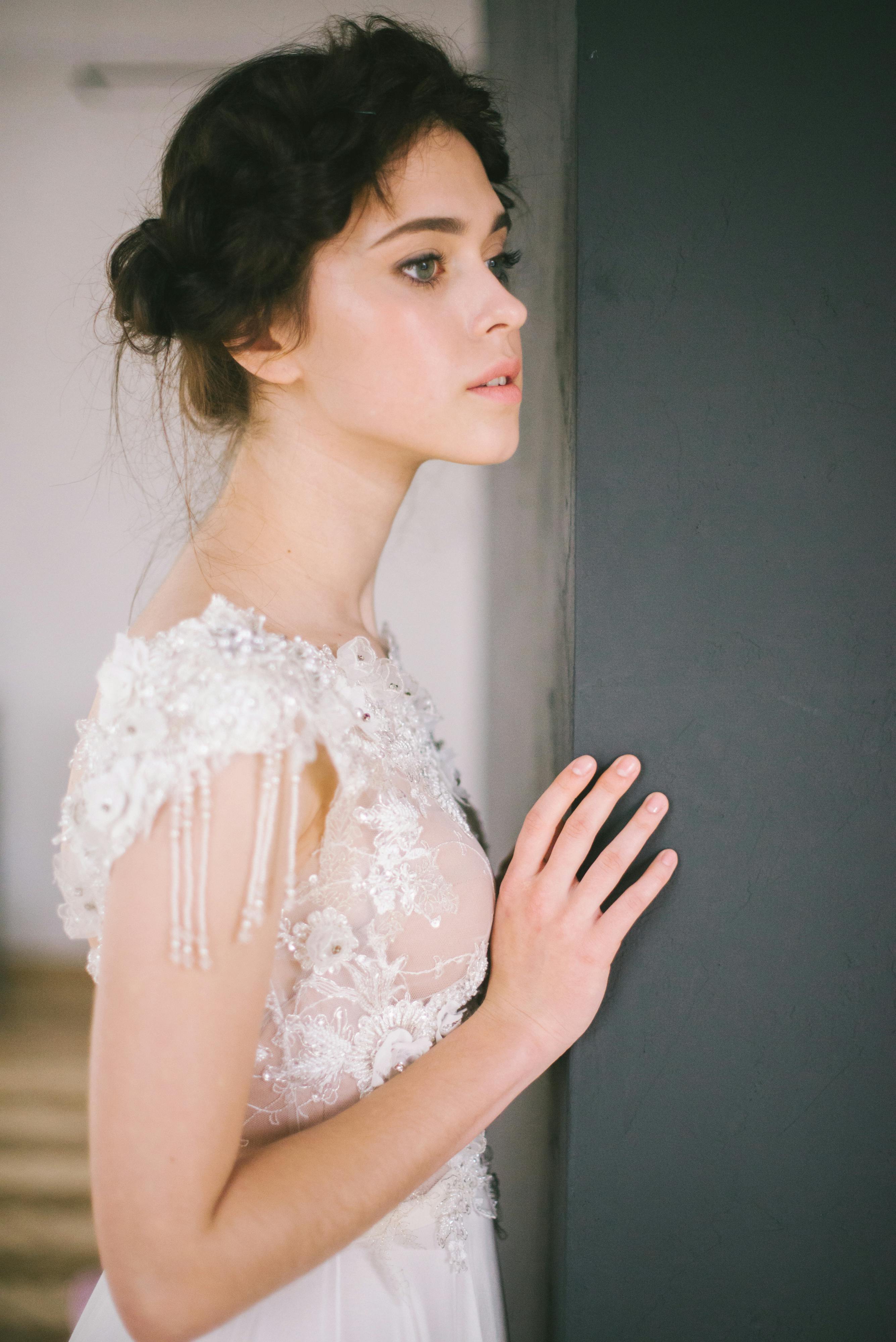 Bride Side Look Photos, Download The BEST Free Bride Side Look Stock ...