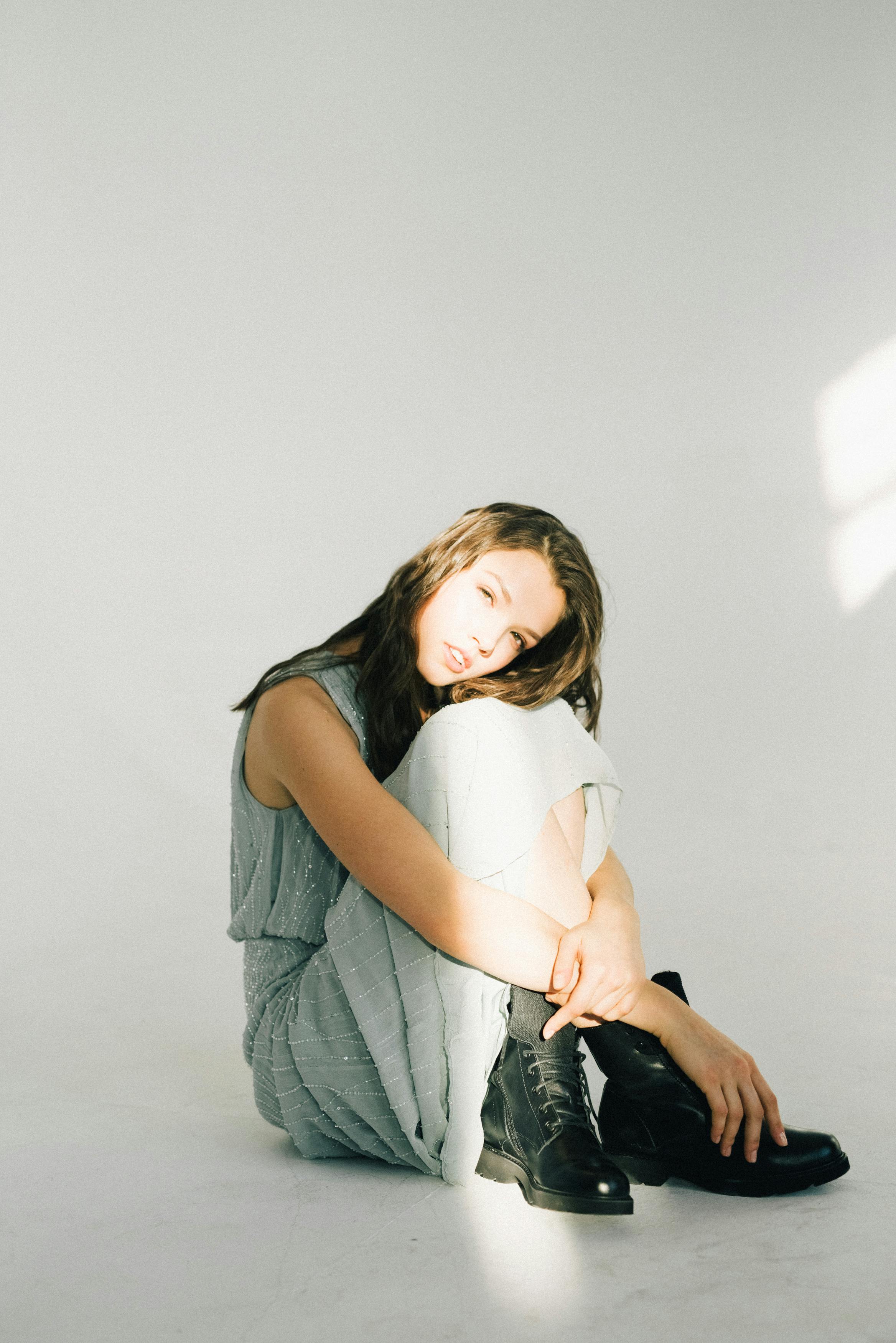 Simple Pose Photos, Download The BEST Free Simple Pose Stock Photos ...