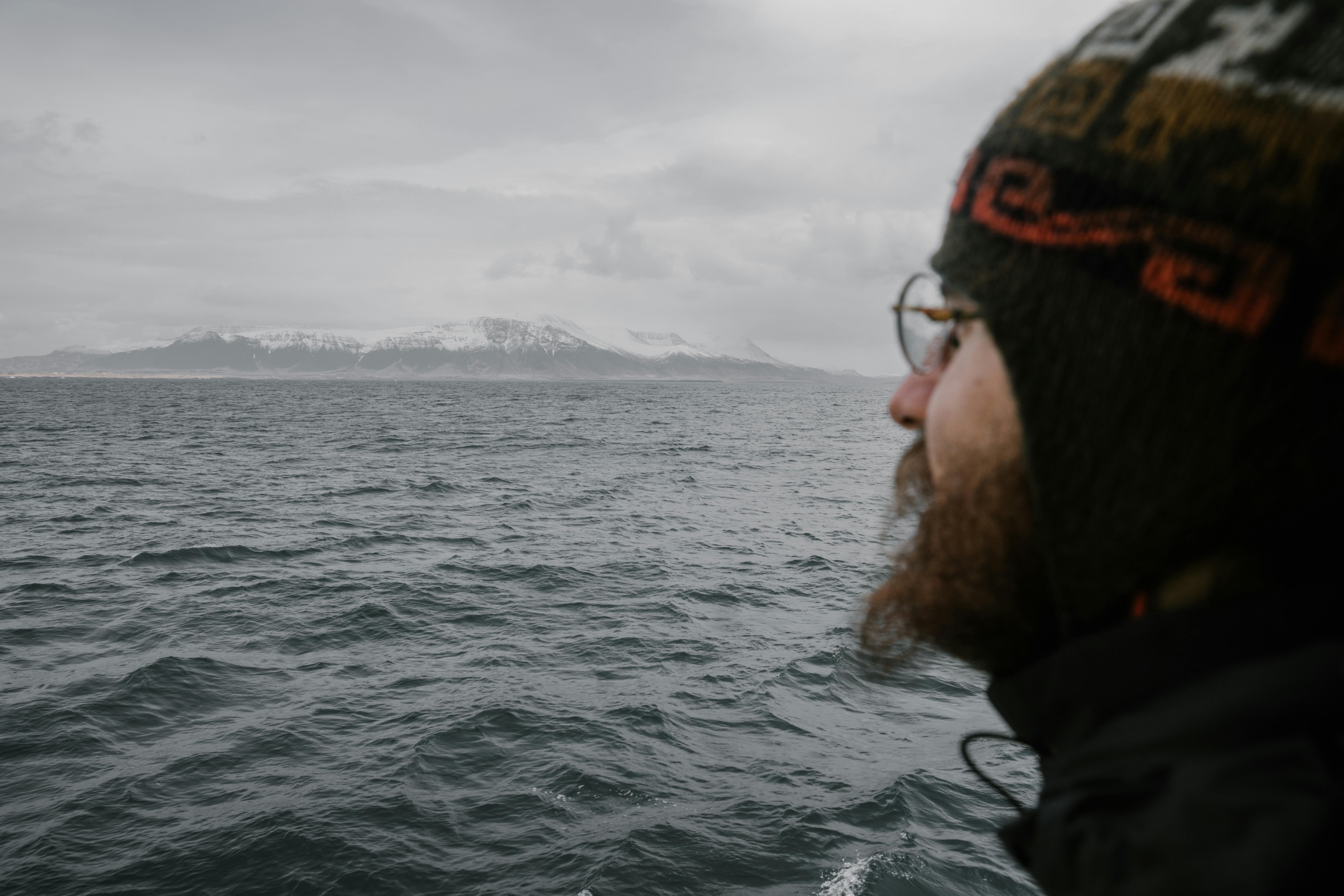 Man Looking at the Water · Free Stock Photo