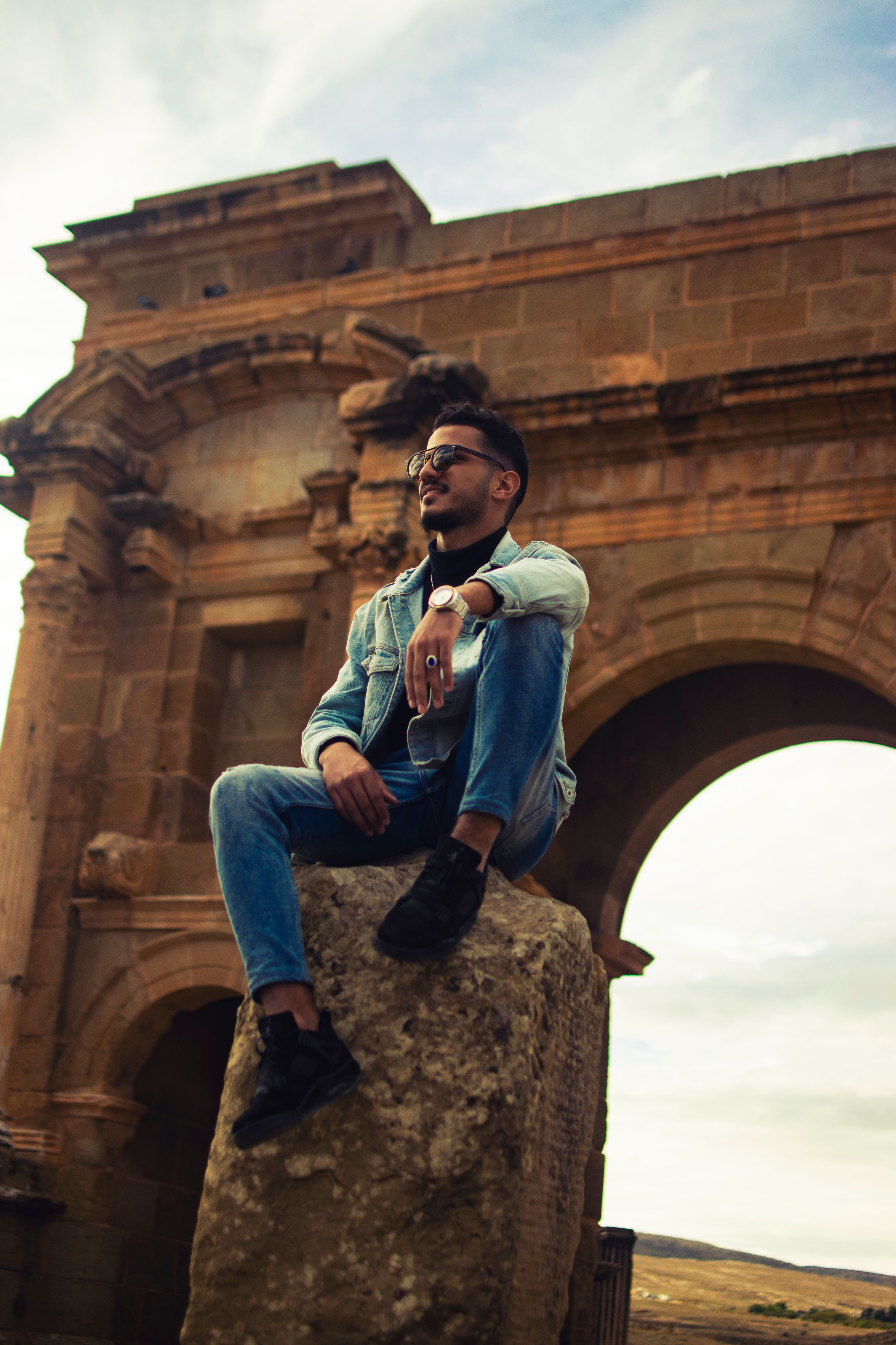 Man near Arch · Free Stock Photo