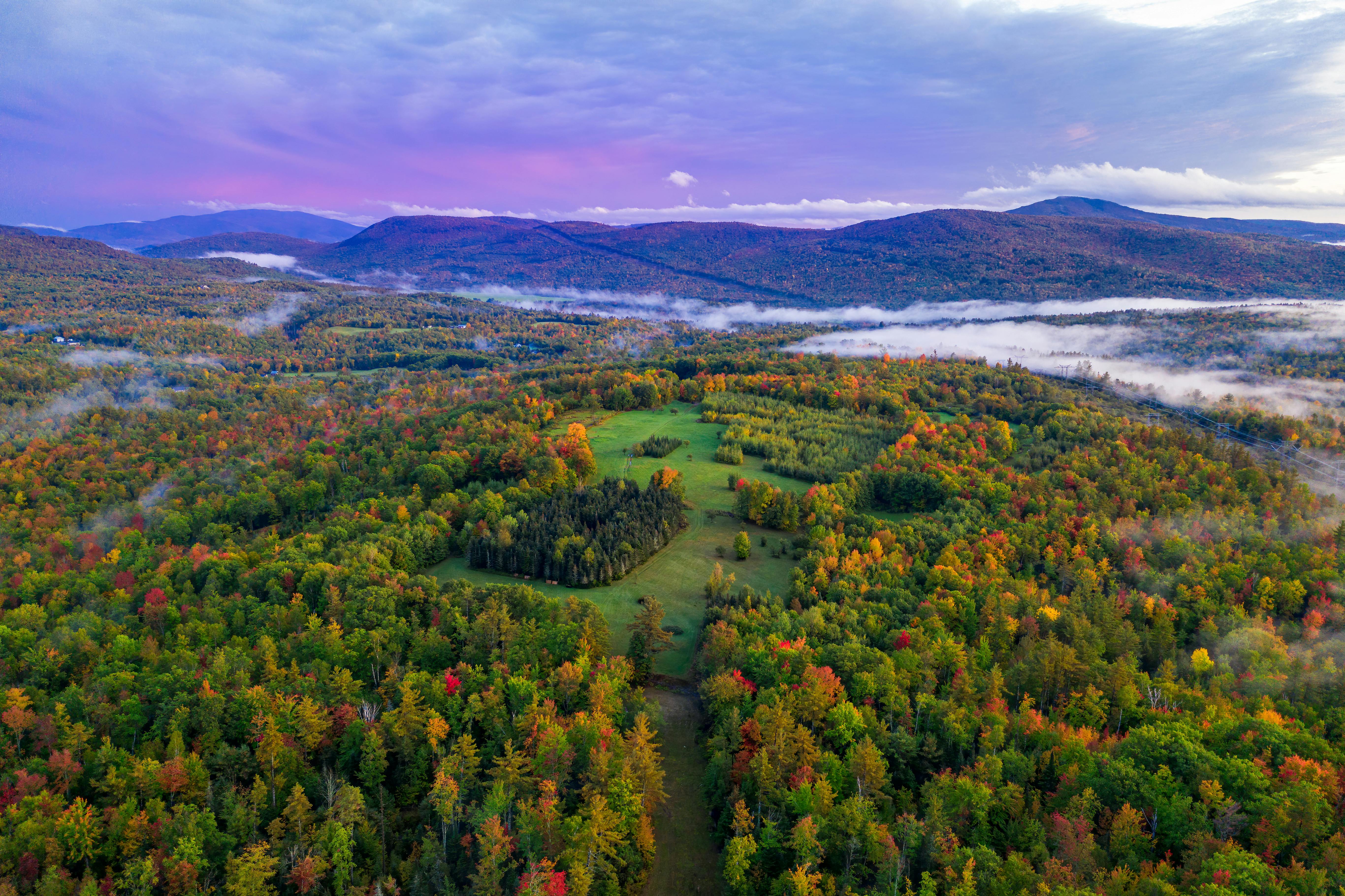Rocky terrain and mountain ridge in daylight · Free Stock Photo