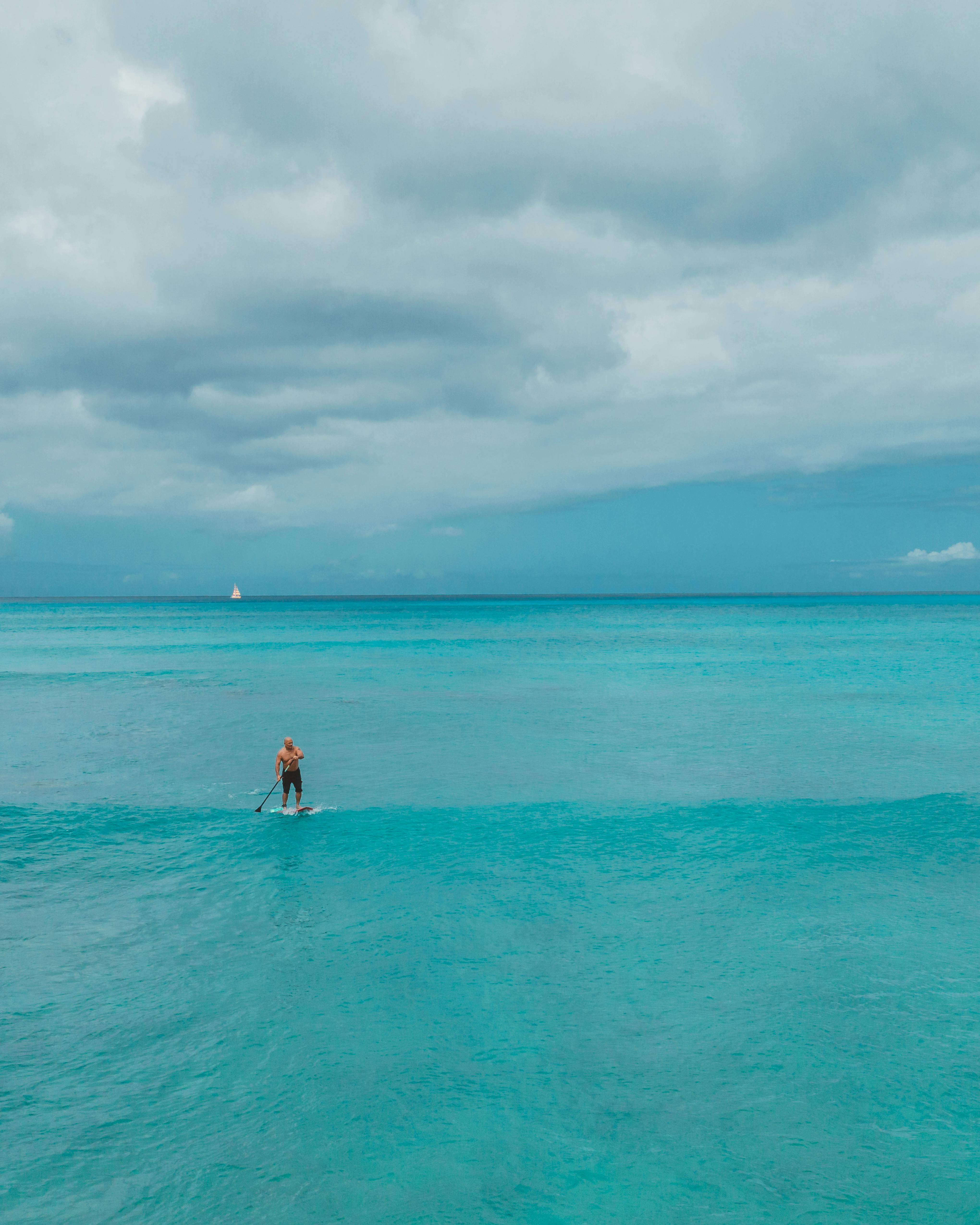 People Swimming in the Sea · Free Stock Photo