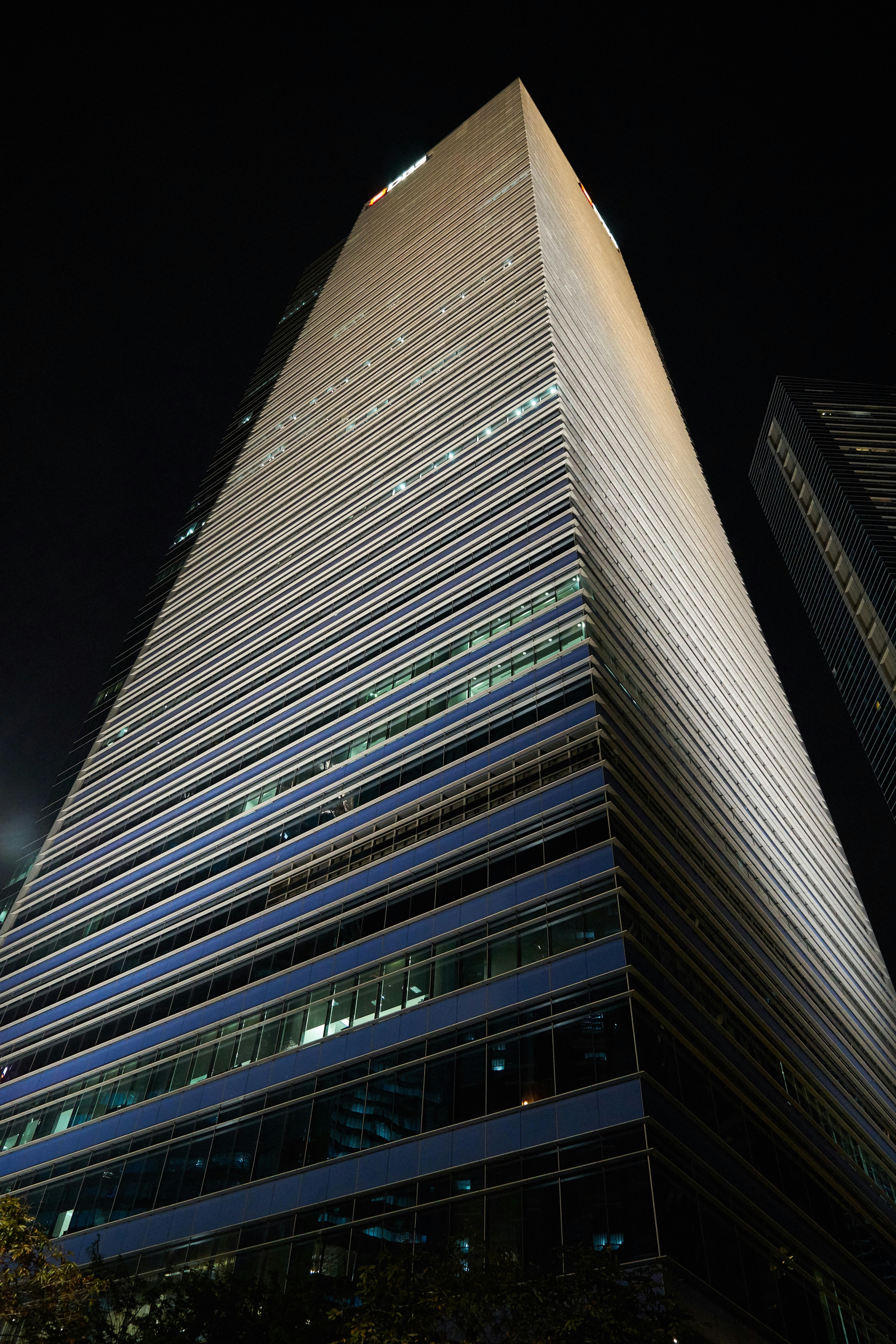 Gray High-rise Building · Free Stock Photo