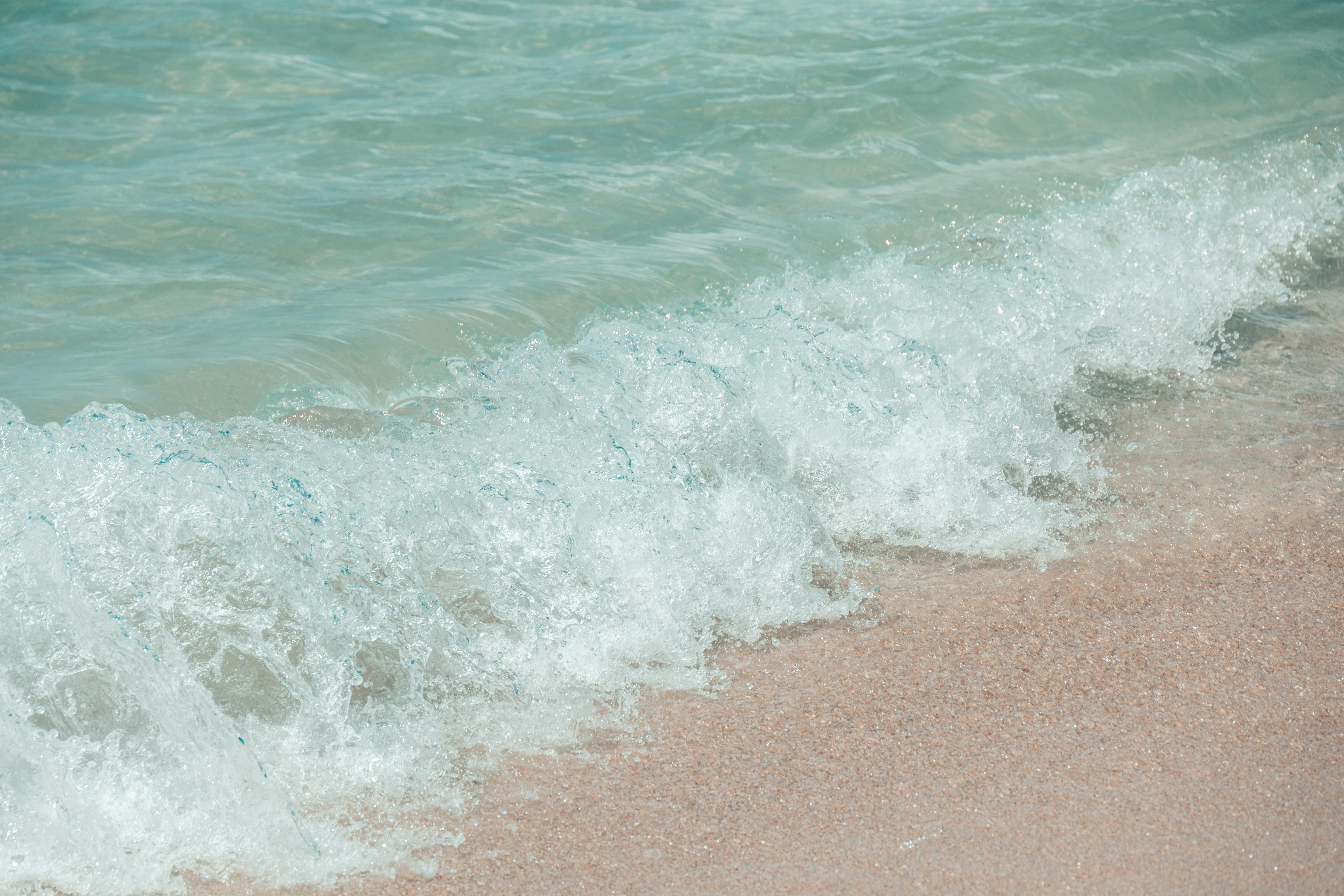 Clear Ocean Waves Rushing on Shore · Free Stock Photo