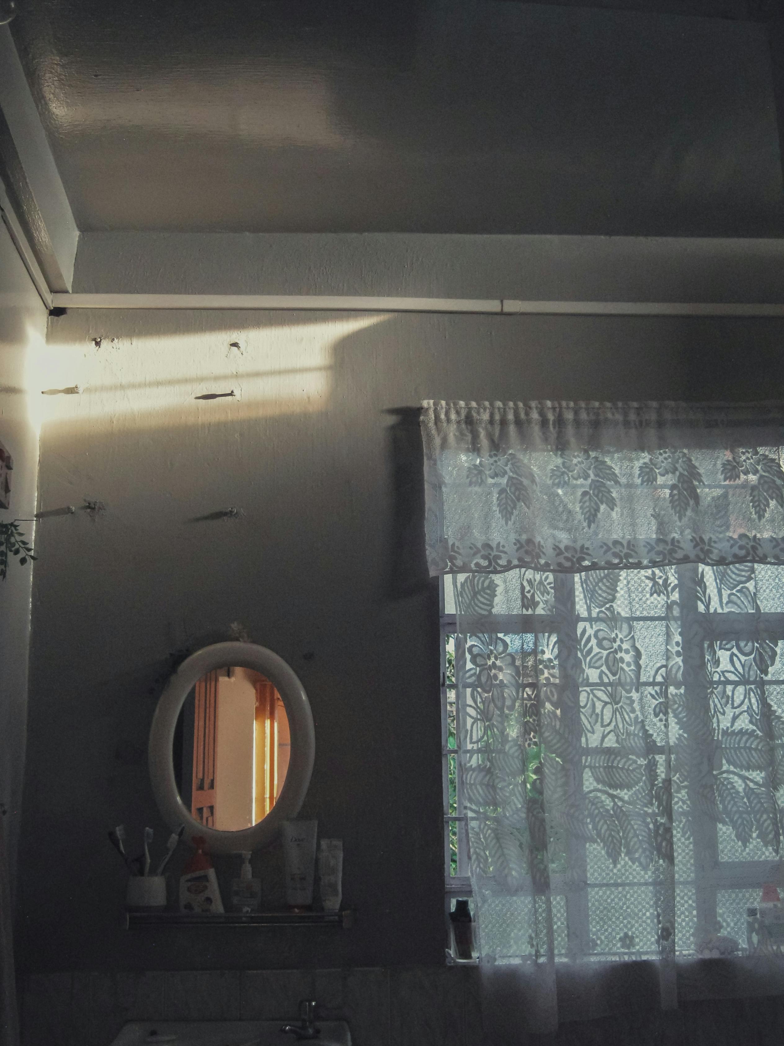 Fake Mirror Photos, Download The BEST Free Fake Mirror Stock Photos ...