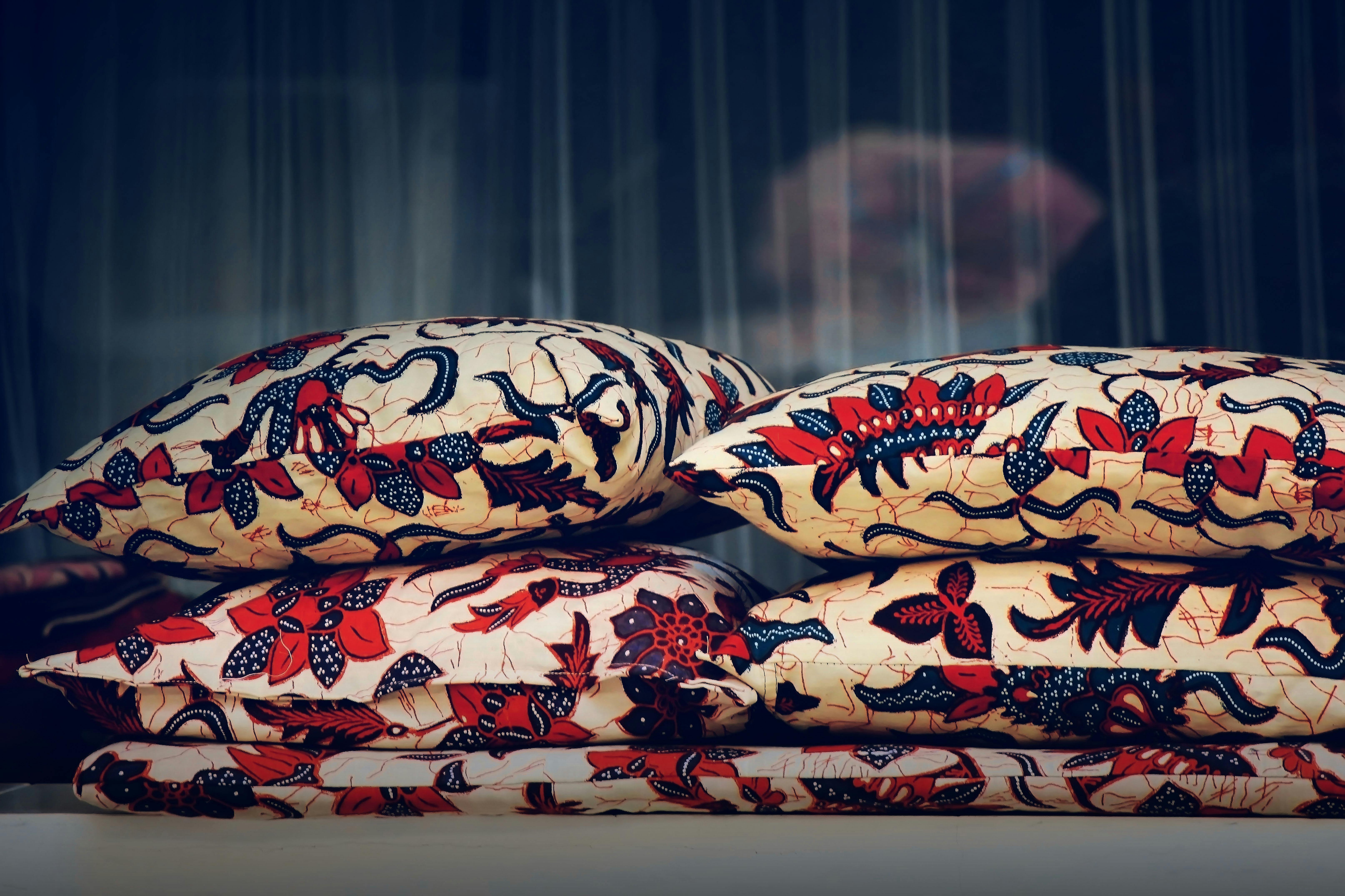 Red Knitted Textile · Free Stock Photo