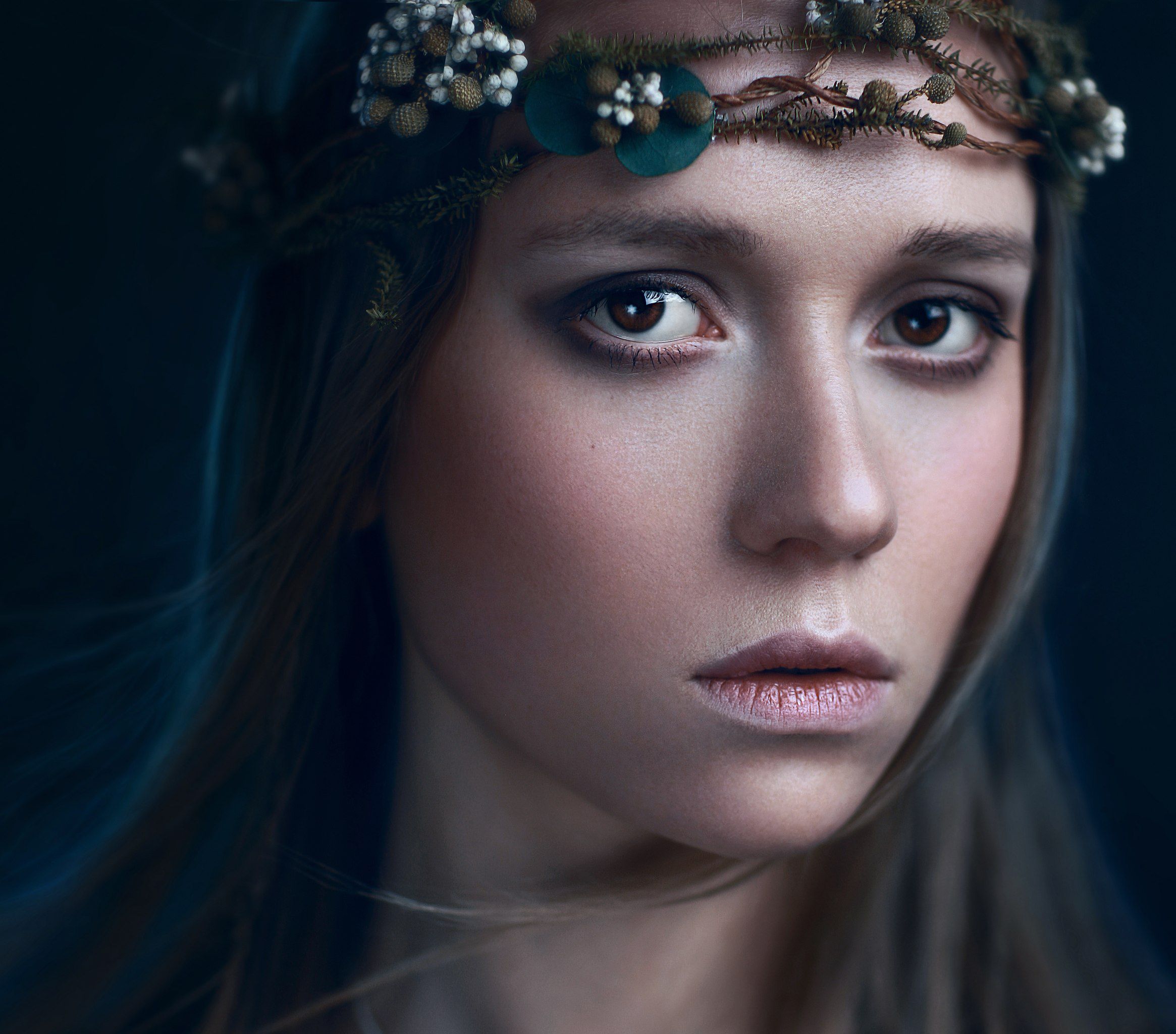A Pretty Woman Wearing a Head Wreath · Free Stock Photo