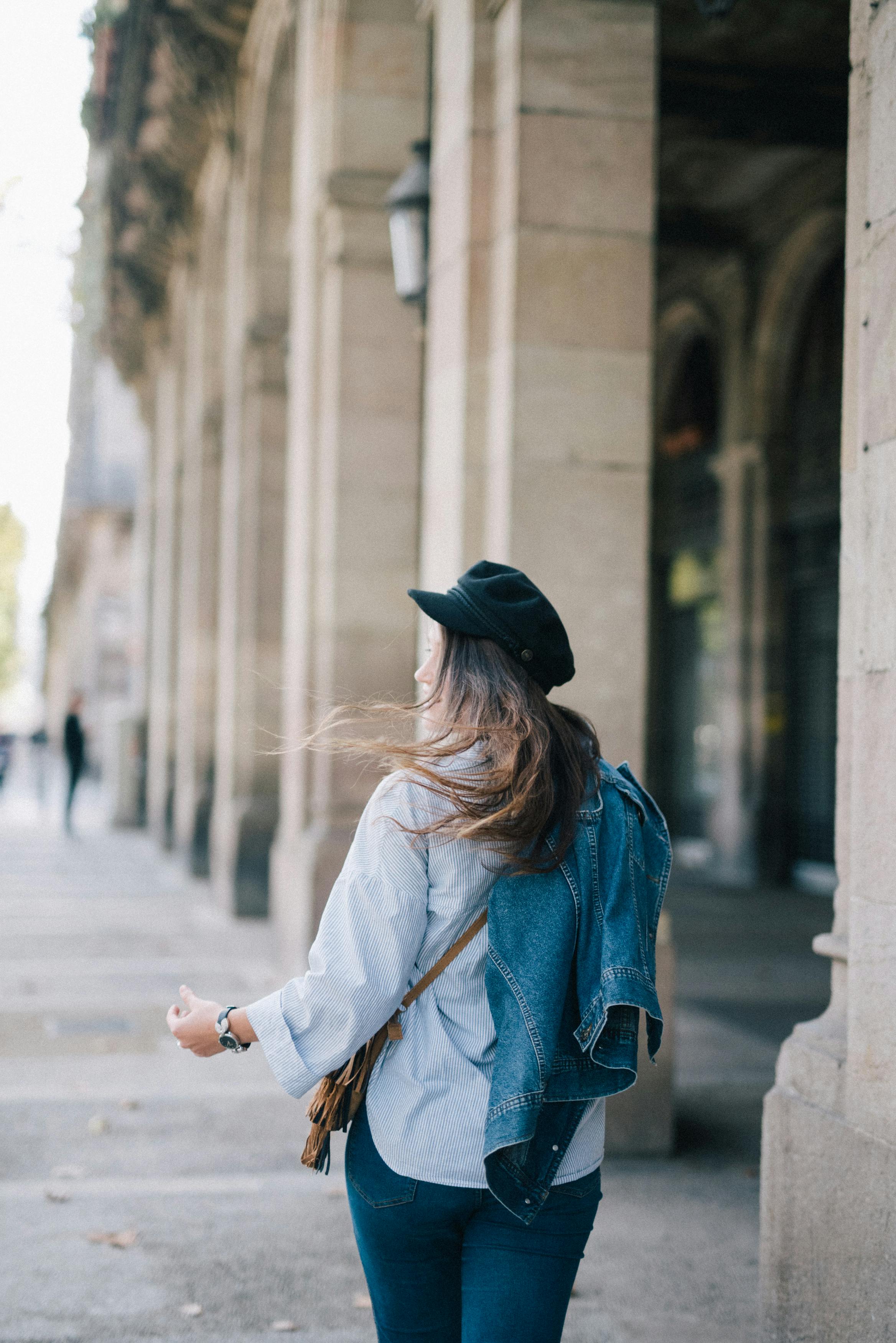 20,000+ Best Walking. Photos · 100% Free Download · Pexels Stock Photos