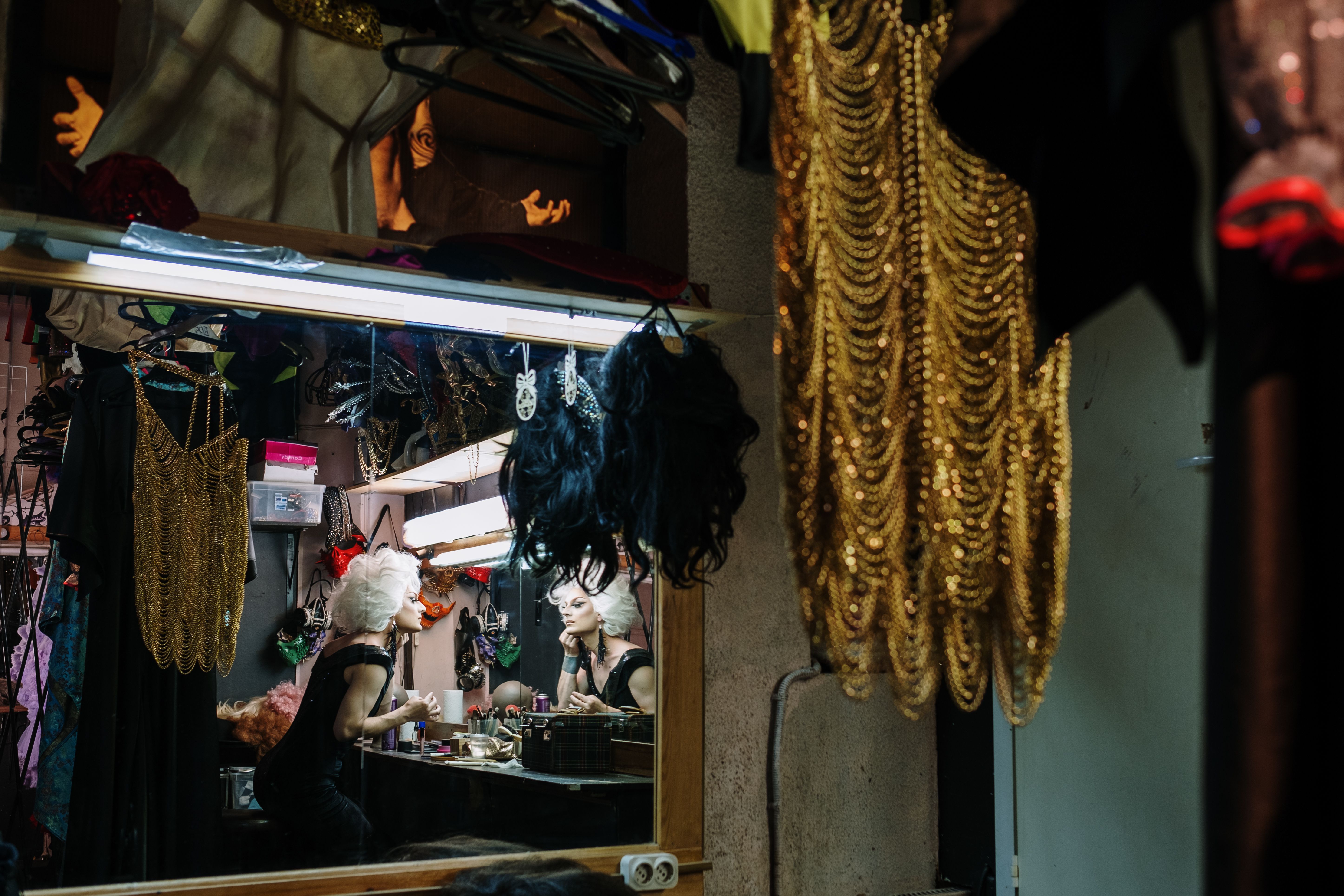 Drag Queens Getting Ready in Dressing Room · Free Stock Photo