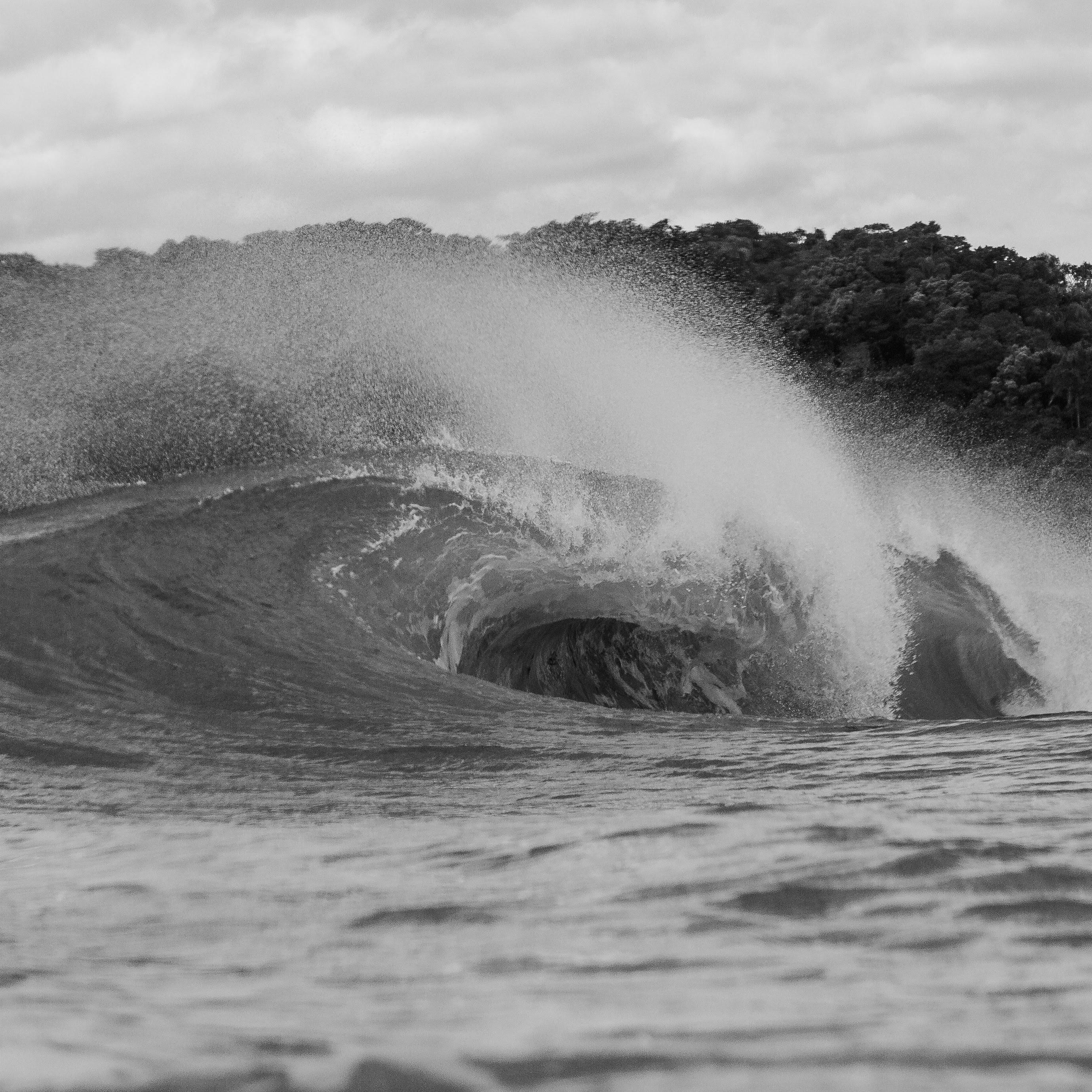 Curving Wave Photos, Download The BEST Free Curving Wave Stock Photos ...