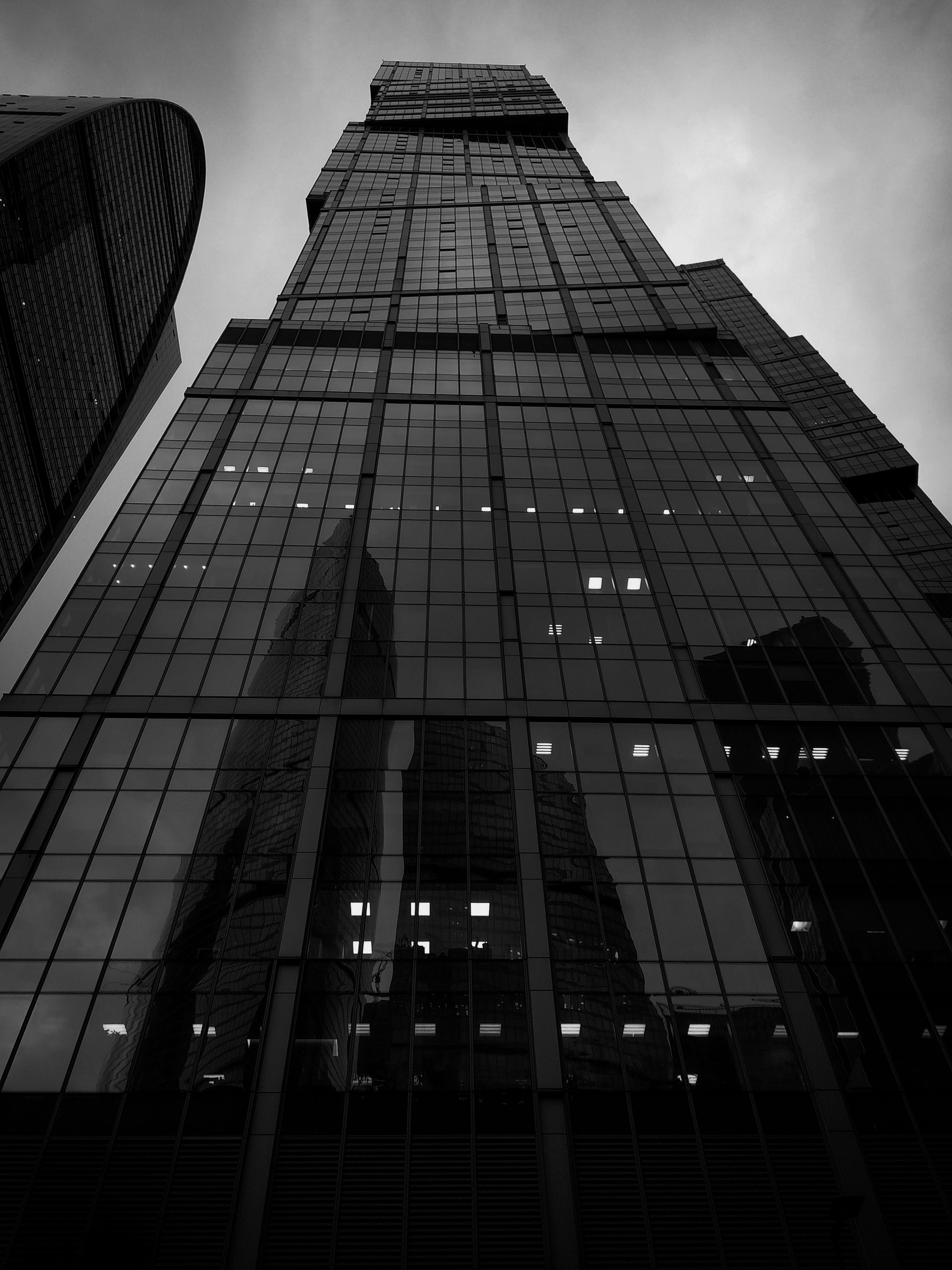 Tall Building with Glass Wall · Free Stock Photo