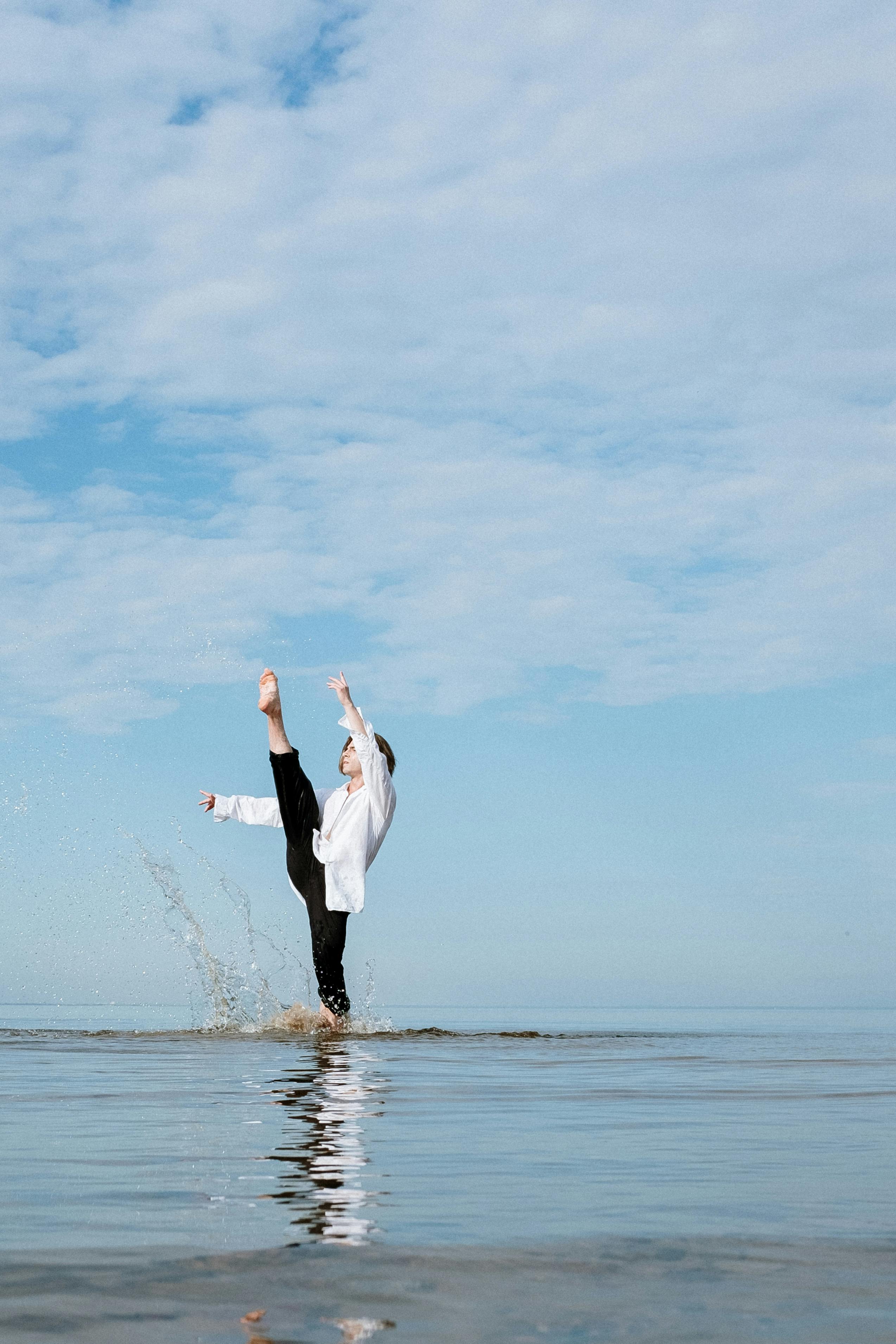 Dancing Water Photos, Download The BEST Free Dancing Water Stock Photos ...