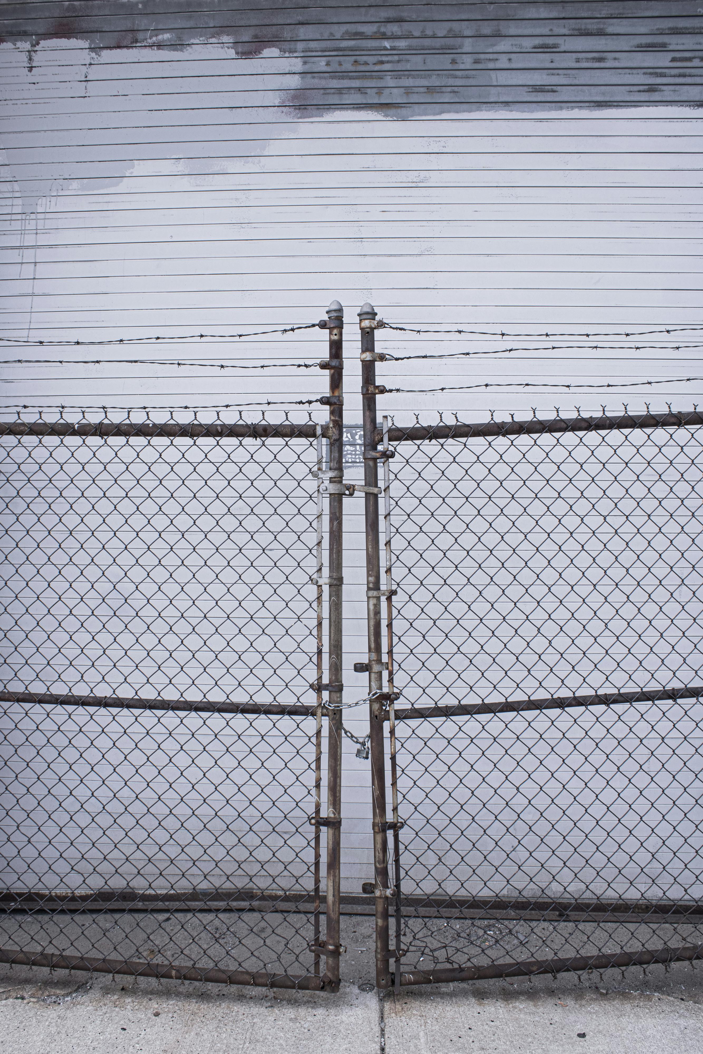 Rusty Chained Fence · Free Stock Photo