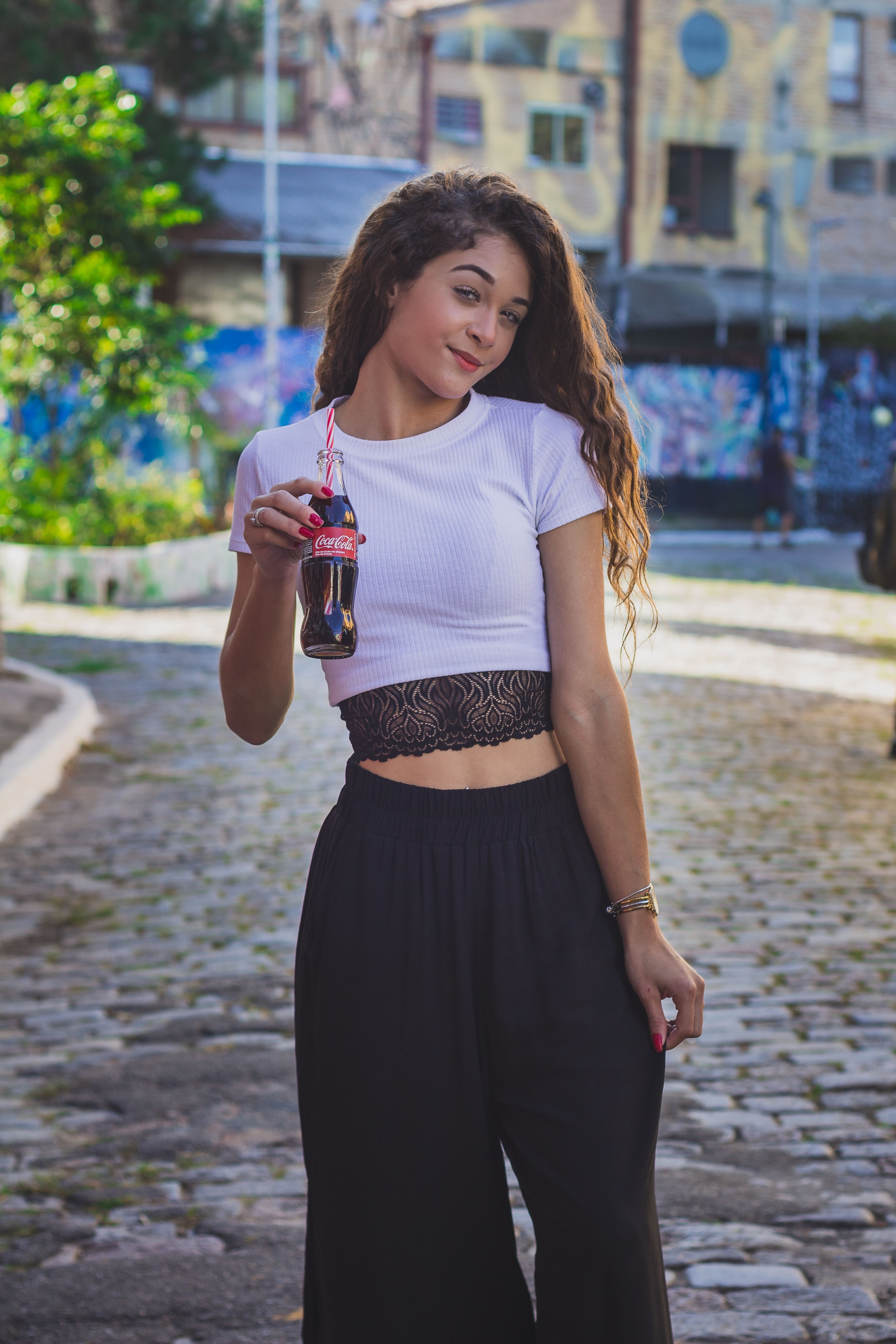 Foto de stock gratuita sobre beber, bonito, botella, calle de adoquines ...
