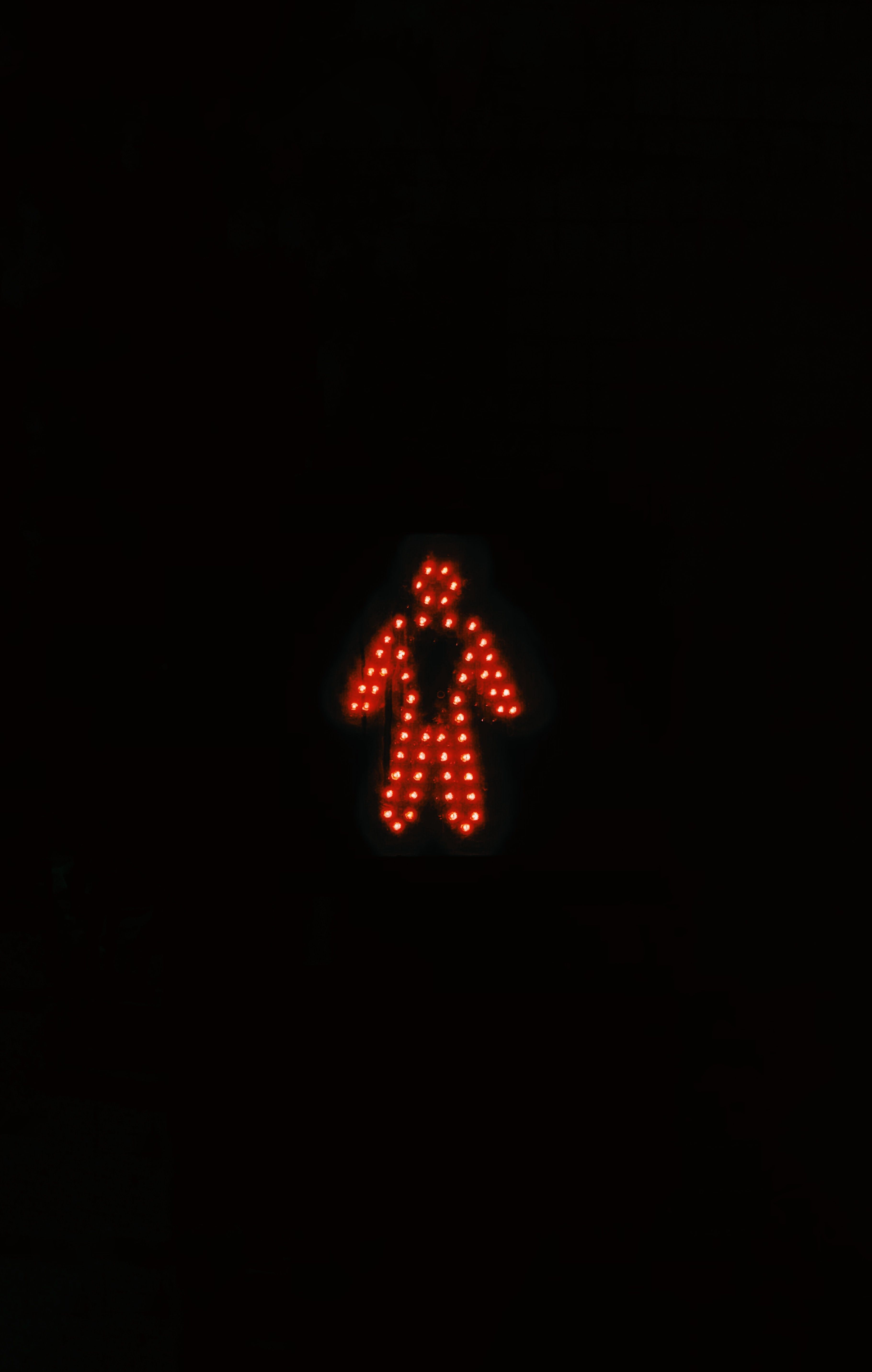 Red traffic light in dark time · Free Stock Photo