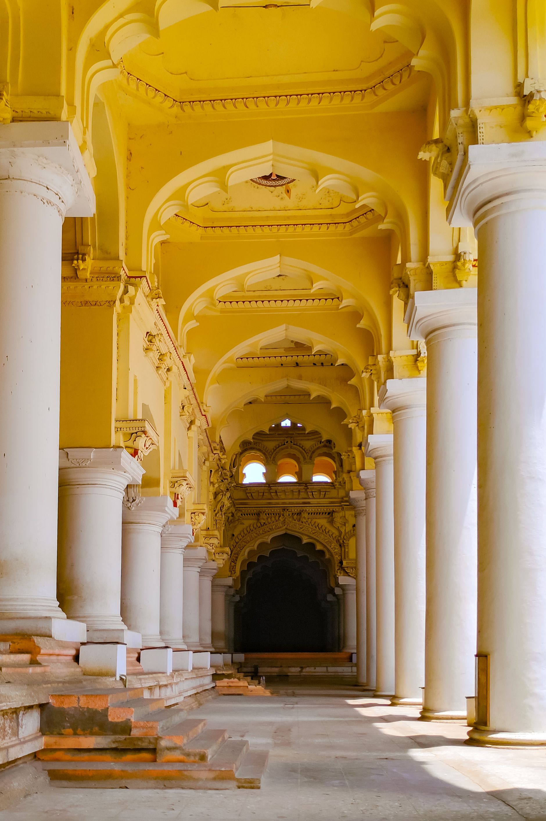 Corridor with Architectural Pillars · Free Stock Photo