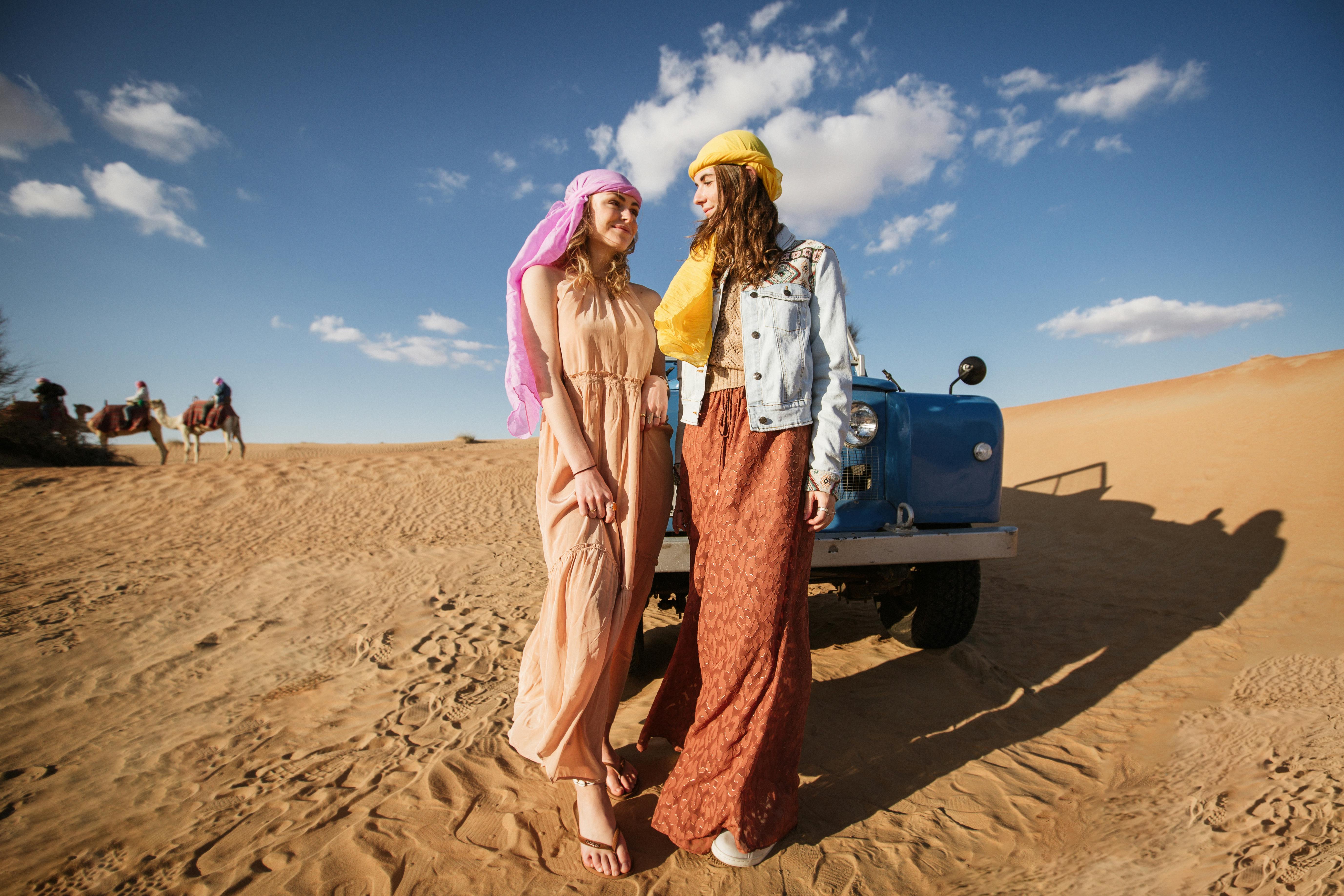 Emirates Sahara Woman Photos, Download The BEST Free Emirates Sahara ...