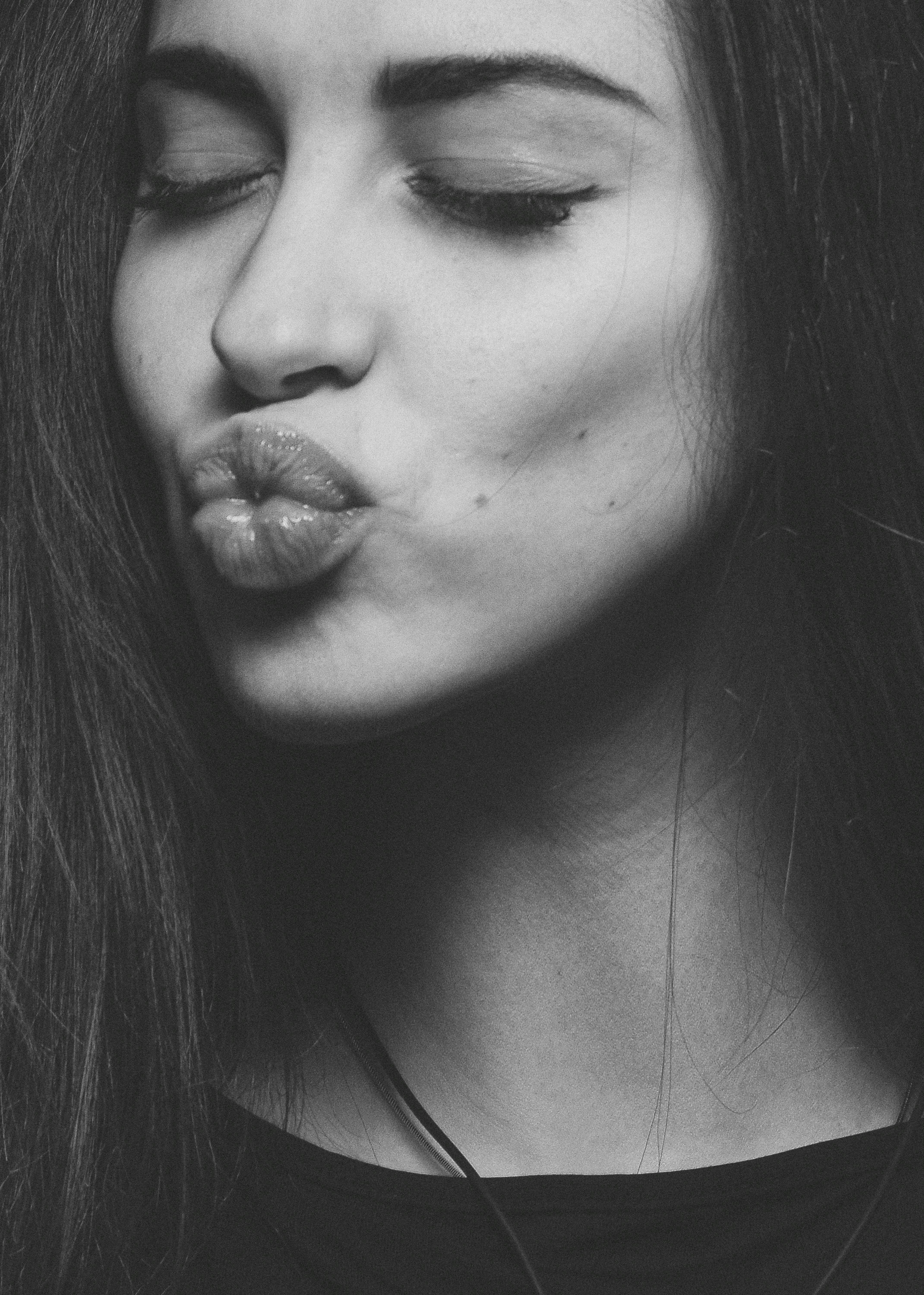 Grayscale Photo of a Woman Screaming · Free Stock Photo