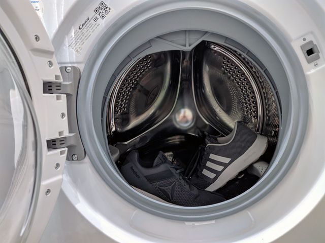 How to Turn On Laundry Machine: Simple Steps for Beginners