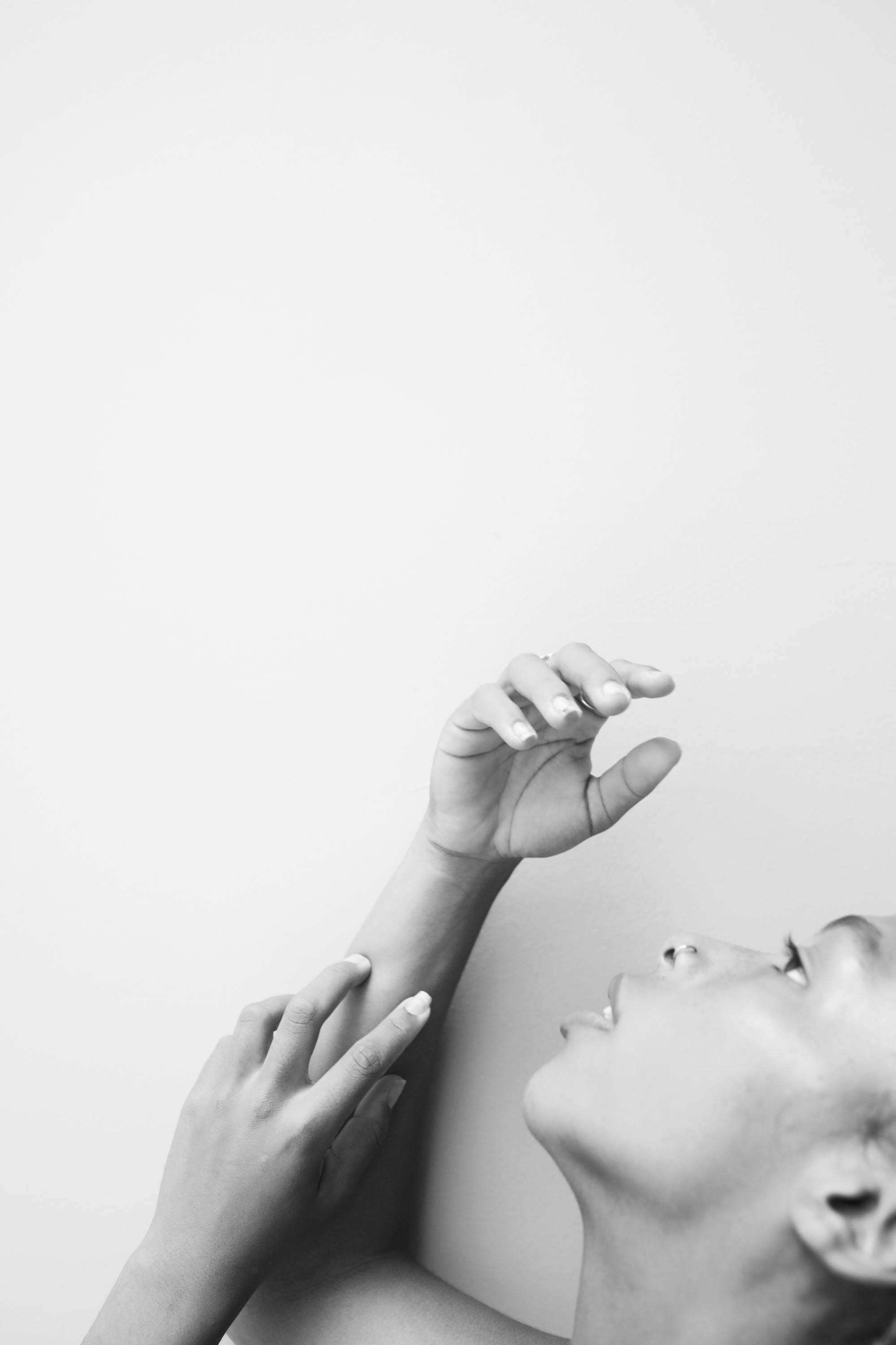 Grayscale Photo of a Woman · Free Stock Photo