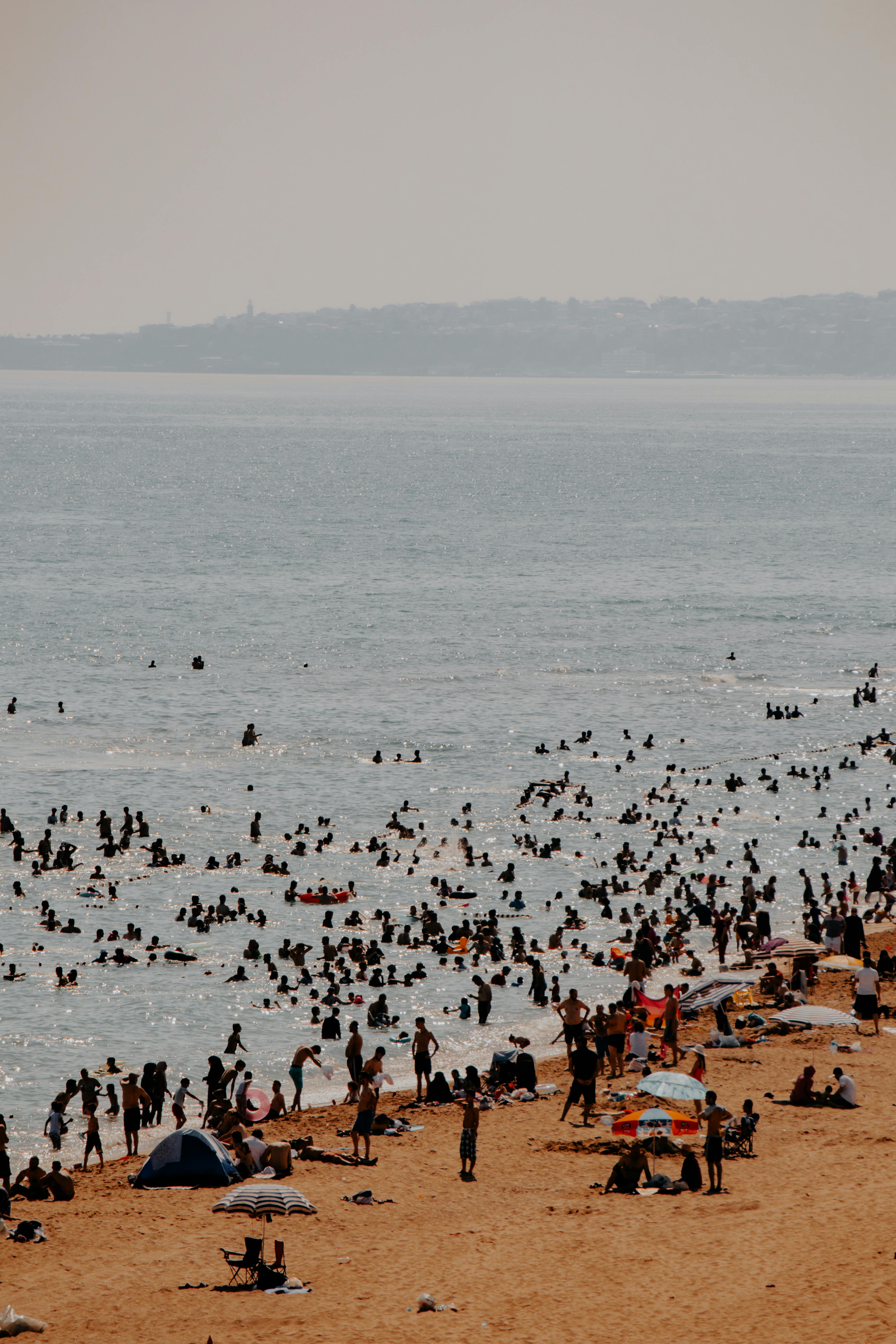 People on the Beach · Free Stock Photo
