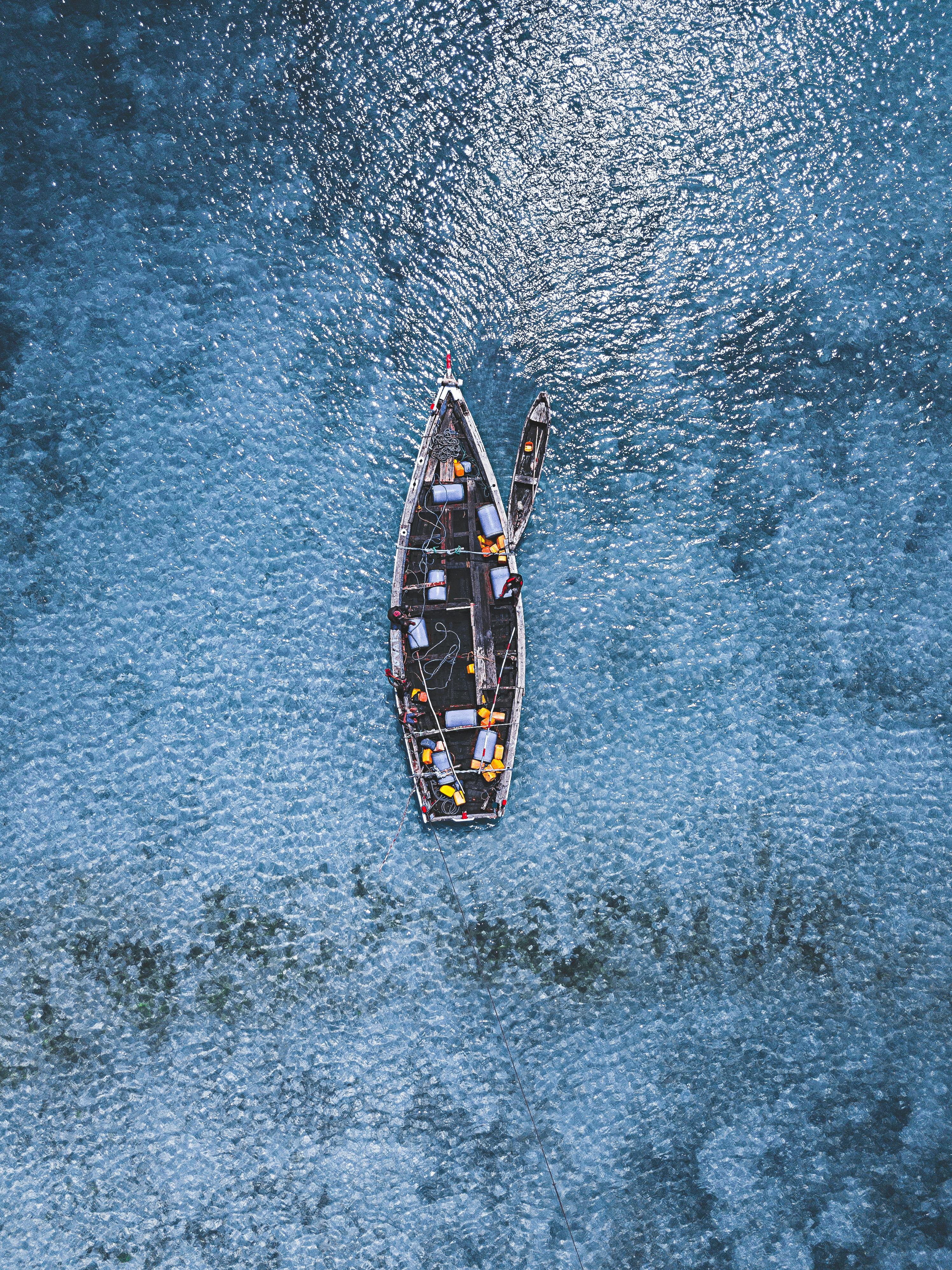 Boat From Above Photos, Download The BEST Free Boat From Above Stock ...