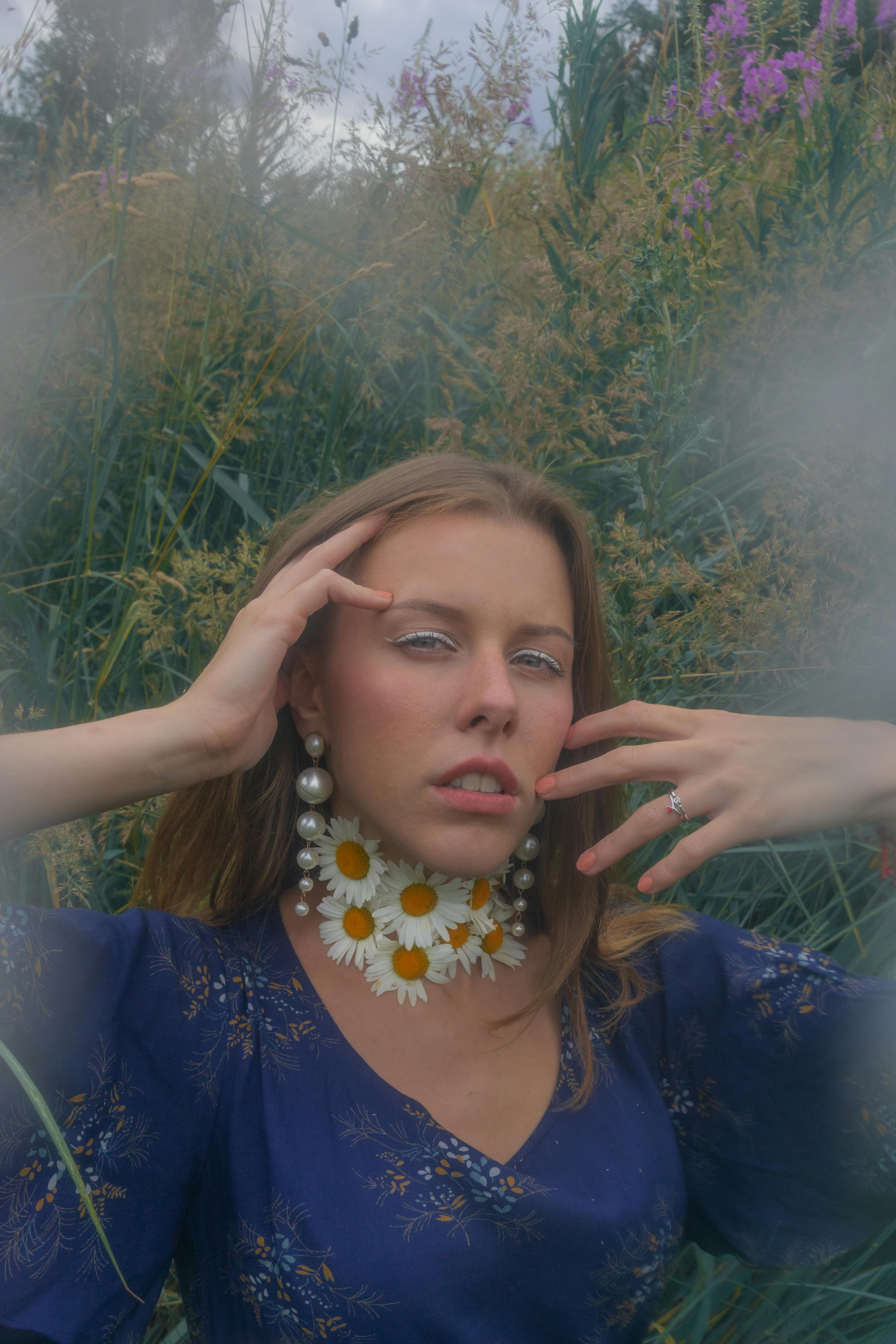 Mysterious Daisy Lady Photos, Download The BEST Free Mysterious Daisy ...