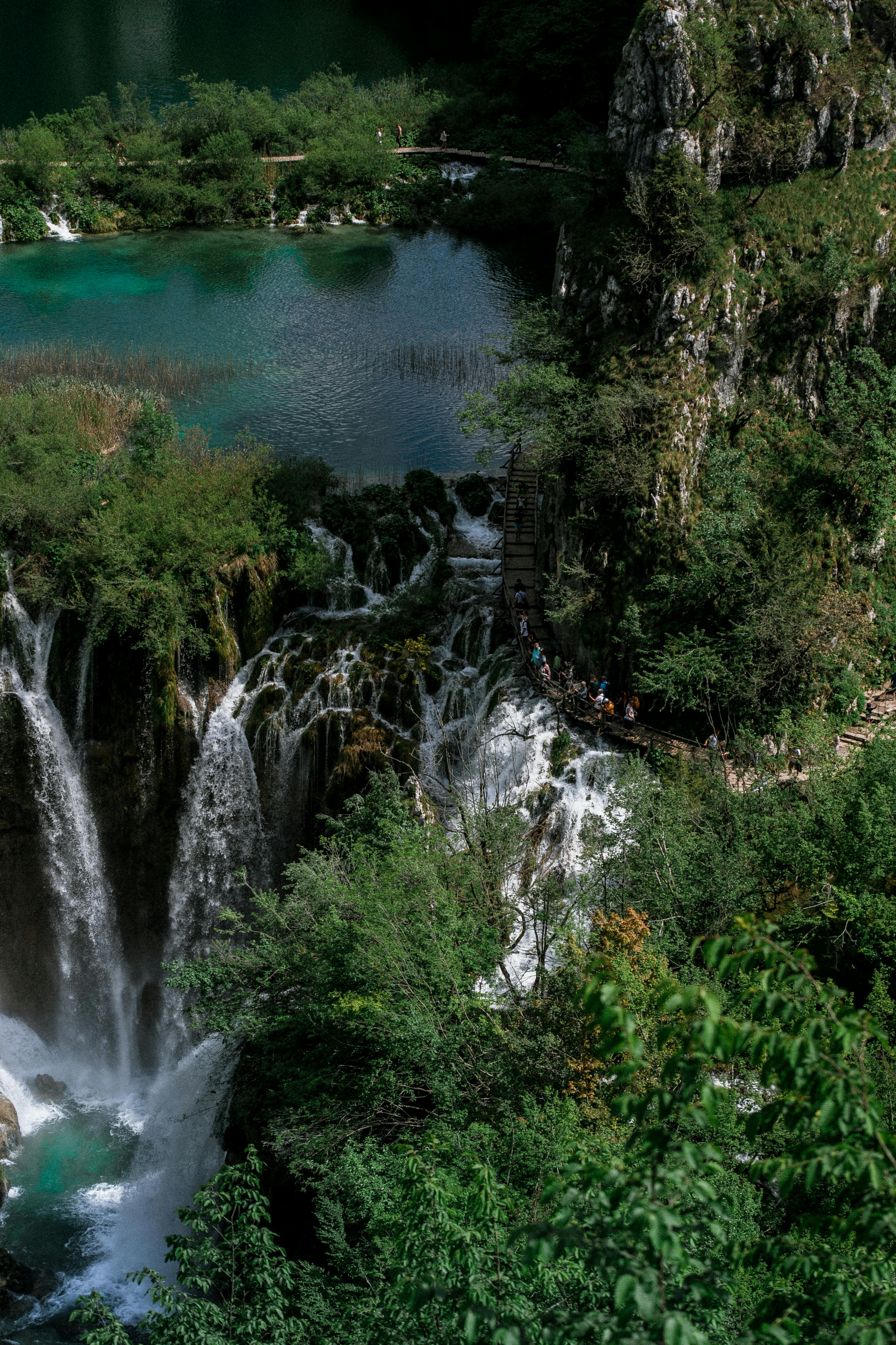 Dropping Something From A Cliff Photos, Download The BEST Free Dropping ...