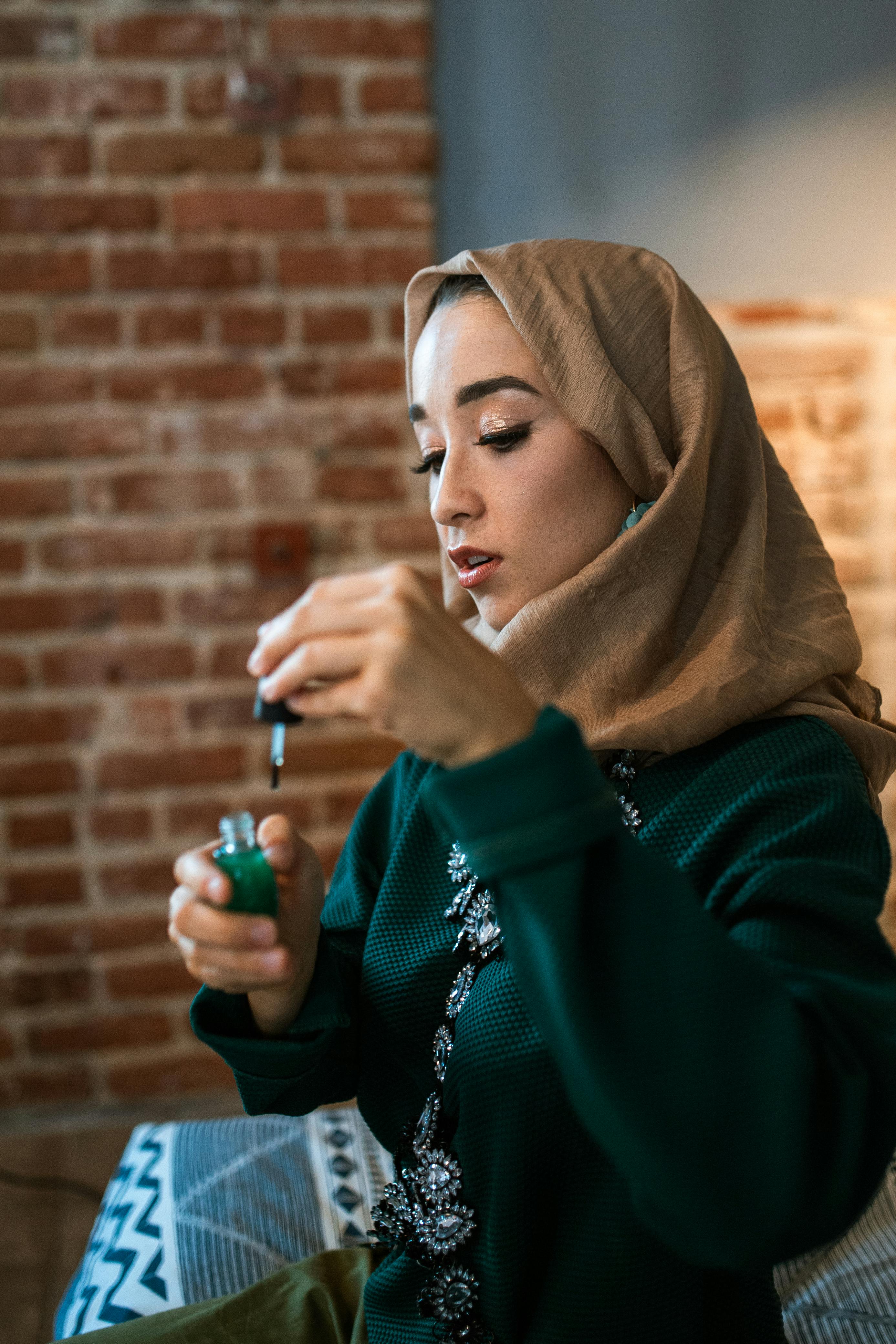 Nails Cutter Muslim Photos, Download The BEST Free Nails Cutter Muslim ...