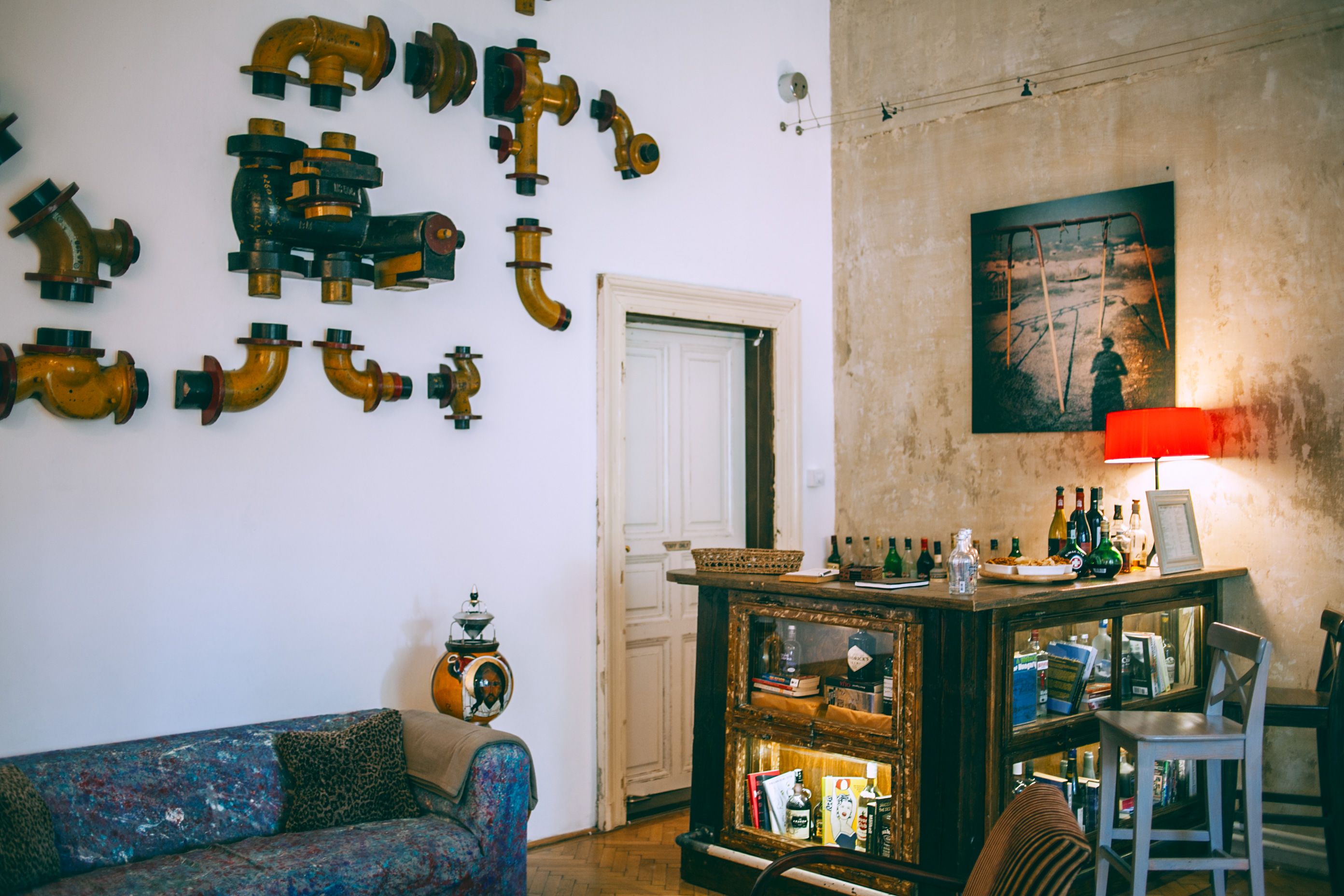 Interior of rustic cafe decorated with plants · Free Stock Photo