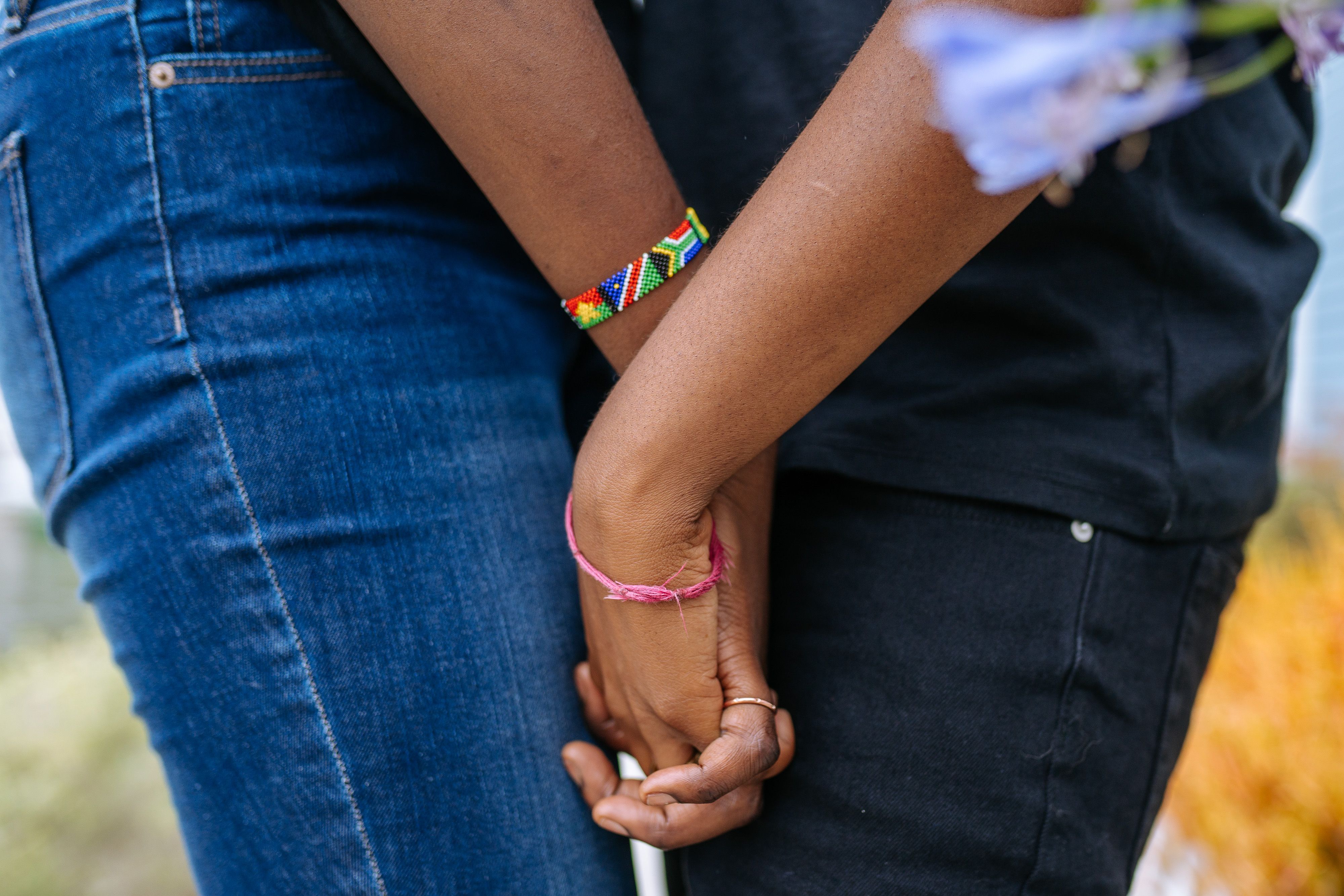 Close-Up Shot of a Person Braiding Hair · Free Stock Photo