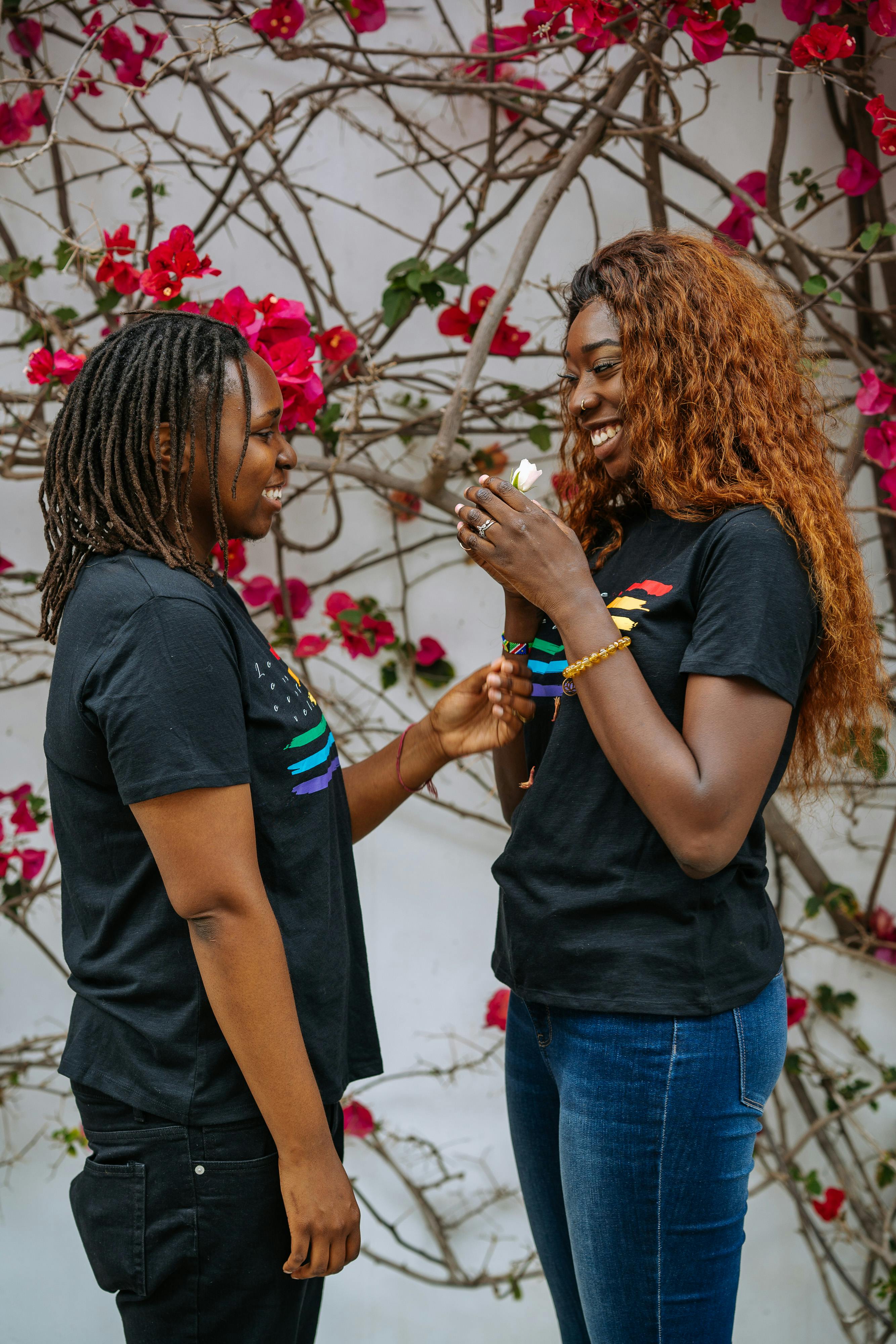 Giving Flower Photos, Download The BEST Free Giving Flower Stock Photos ...