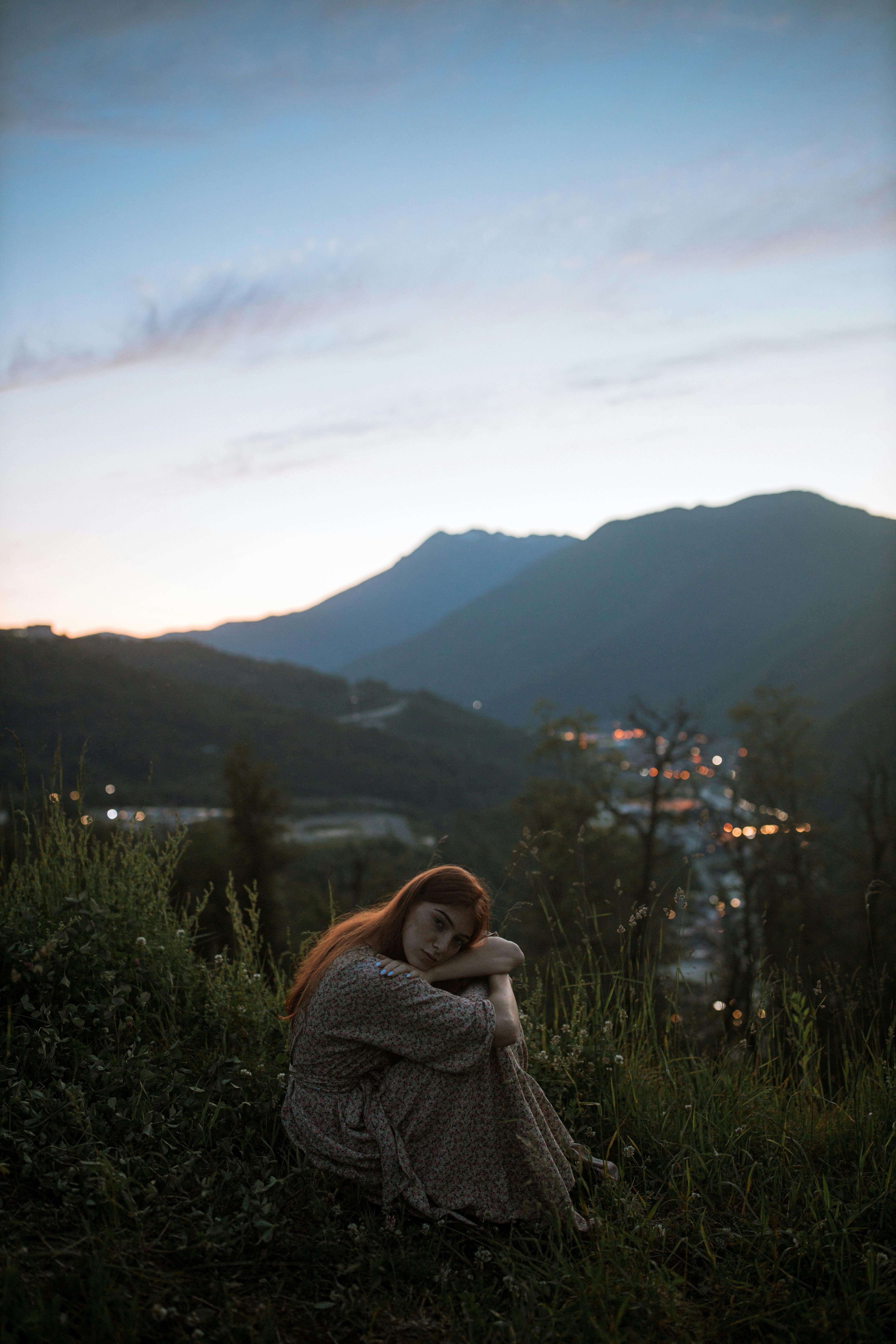 100,000+ Best Sitting Photos · 100% Free Download · Pexels Stock Photos