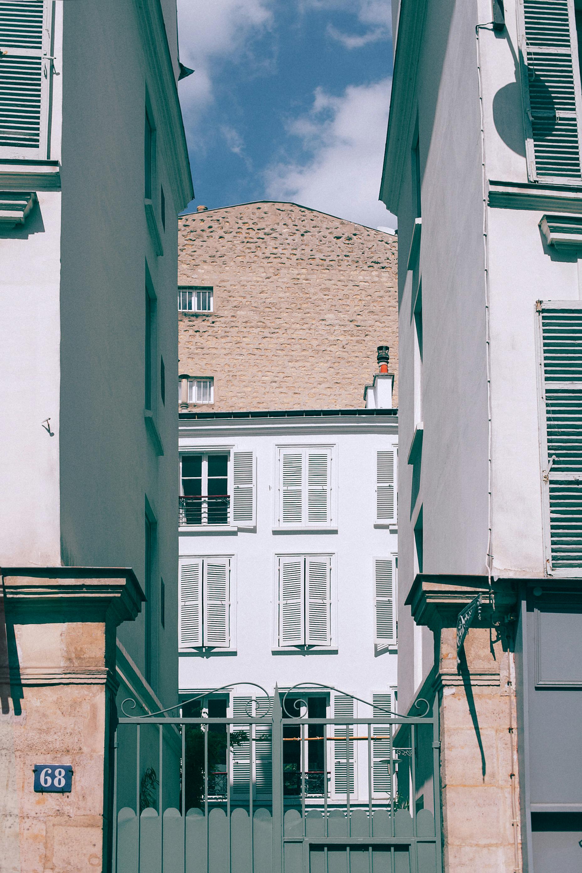 White Concrete Building · Free Stock Photo