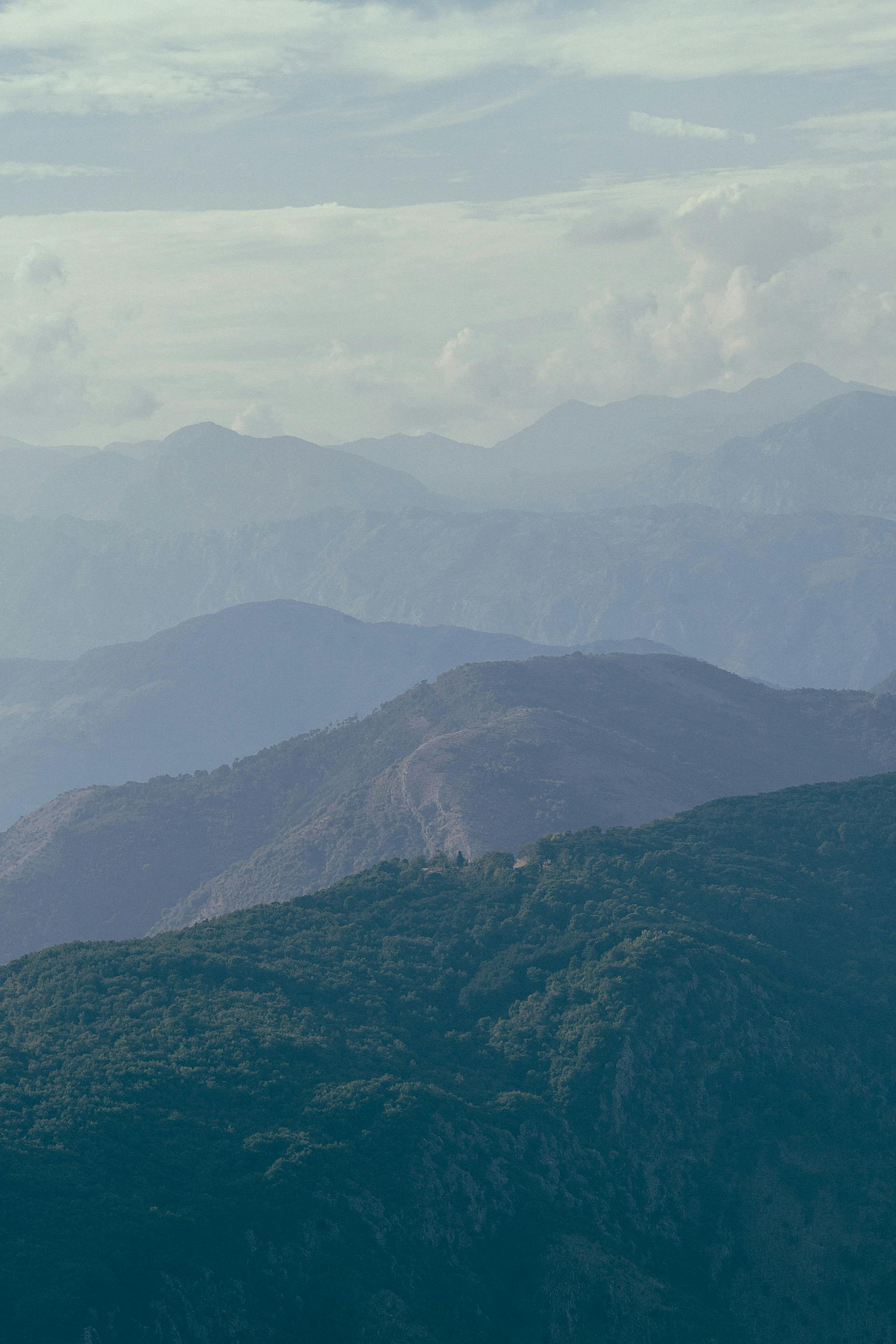 Picturesque view of mountainous terrain · Free Stock Photo