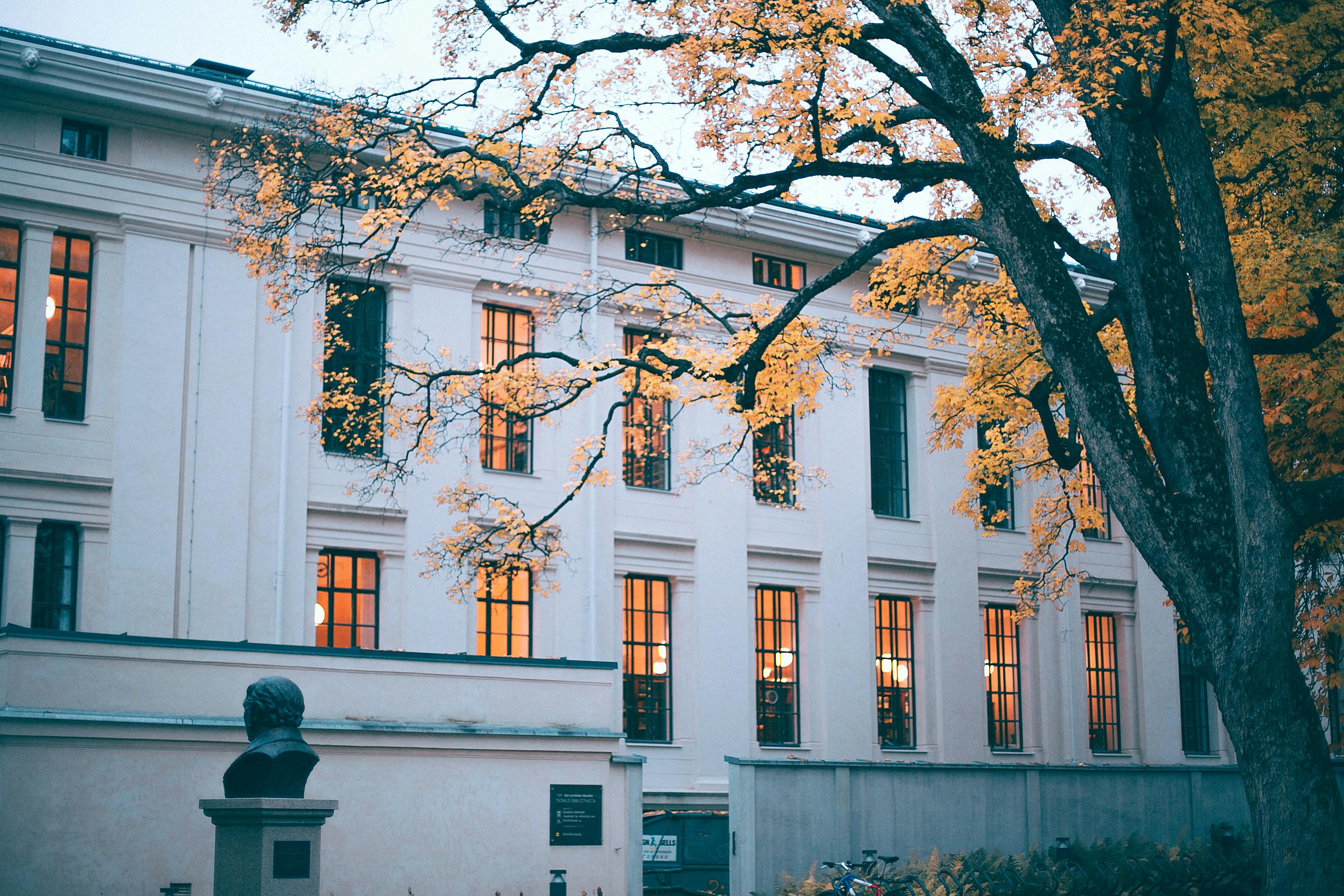 Plinth Photos, Download The BEST Free Plinth Stock Photos & HD Images