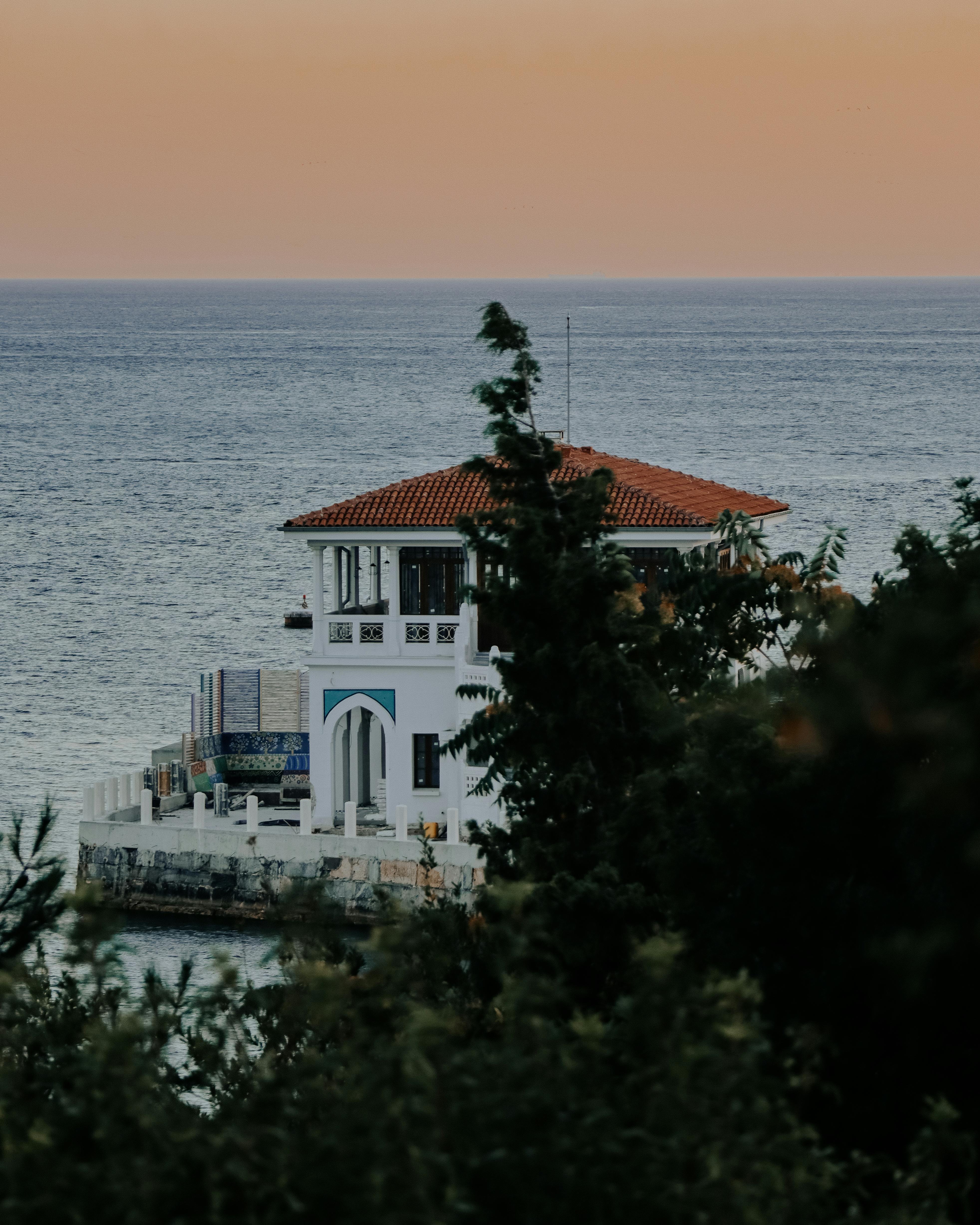 A Building on Sea · Free Stock Photo