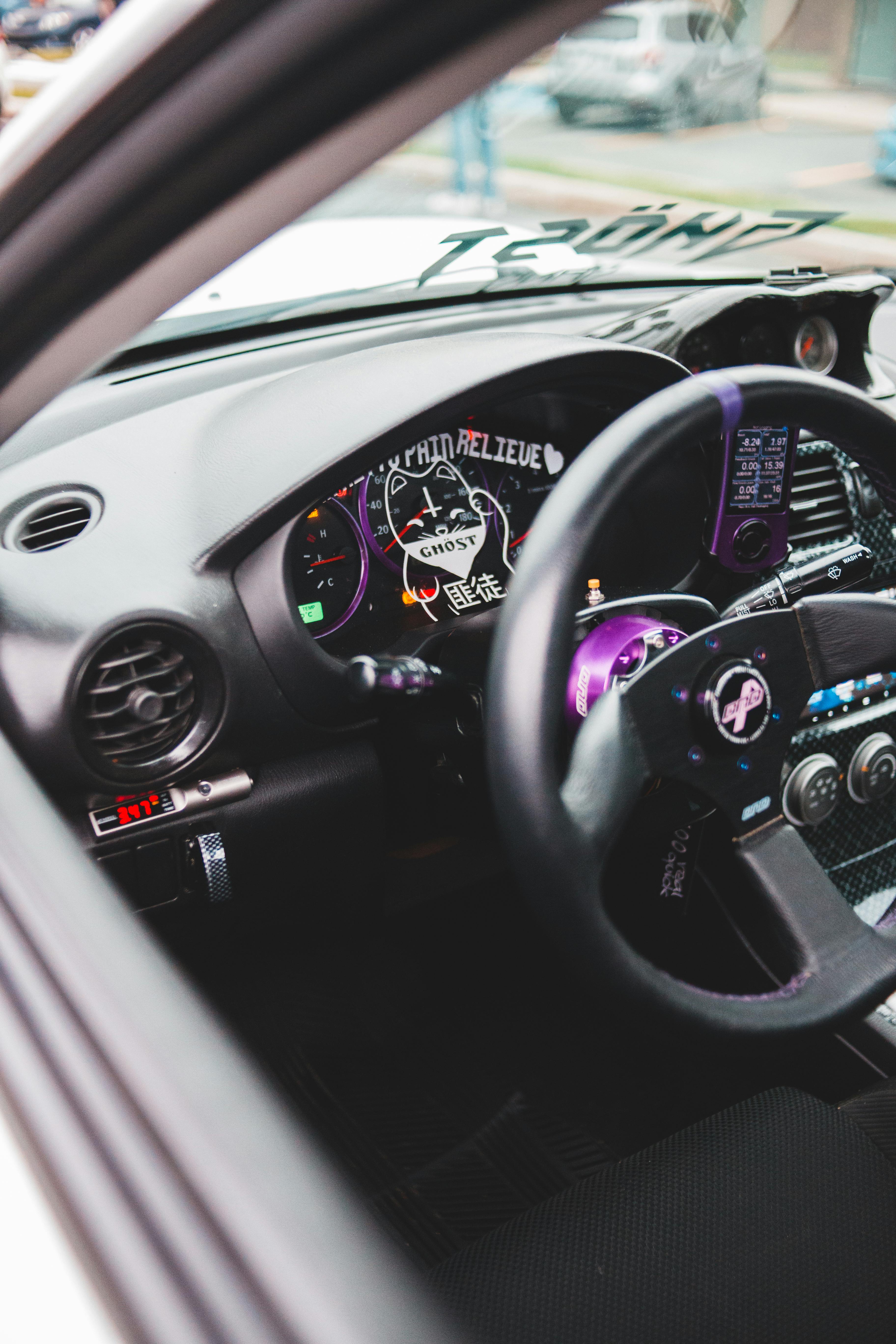 Steering wheel of expensive luxury car · Free Stock Photo