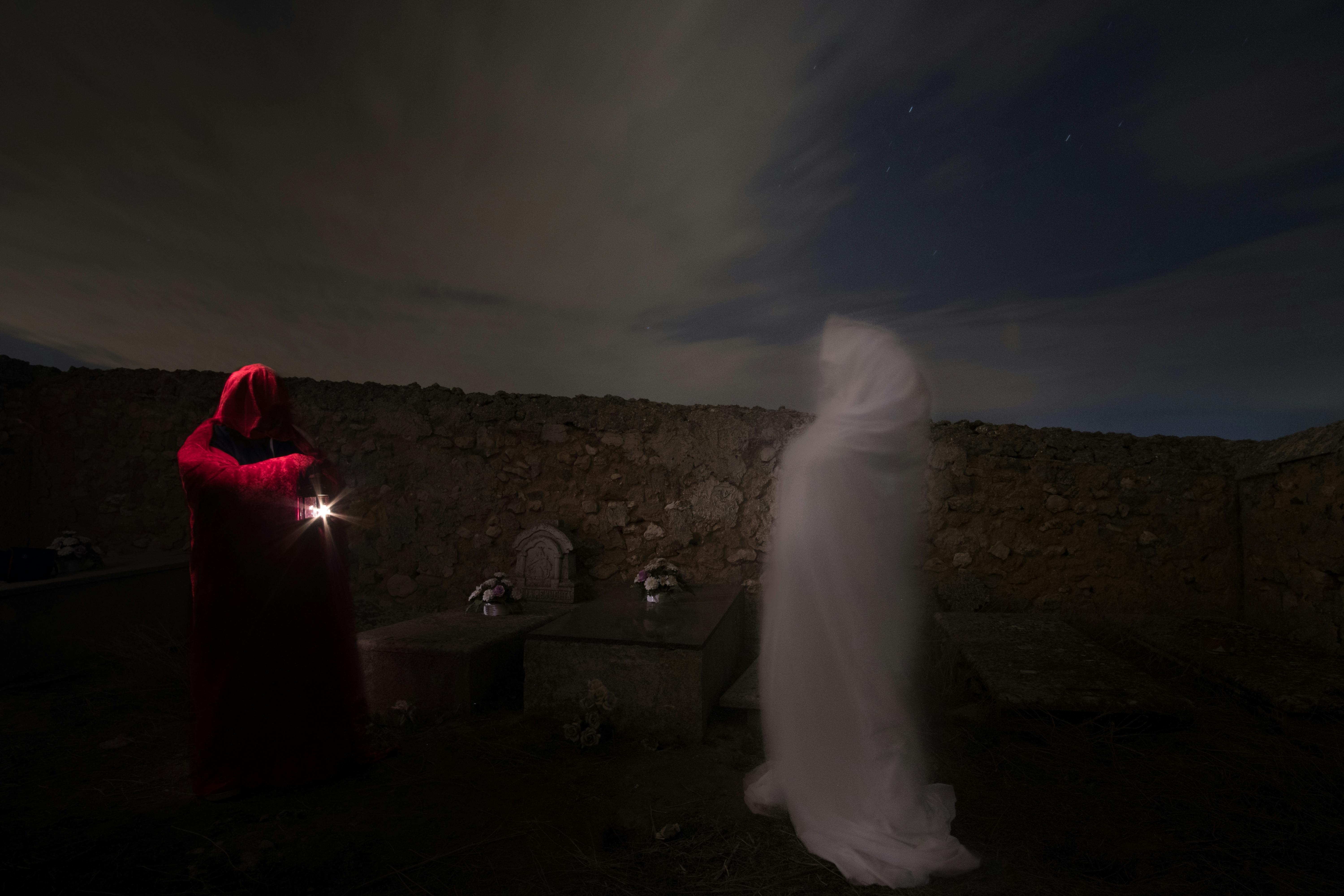 Cemetery At Night Photos, Download The BEST Free Cemetery At Night ...