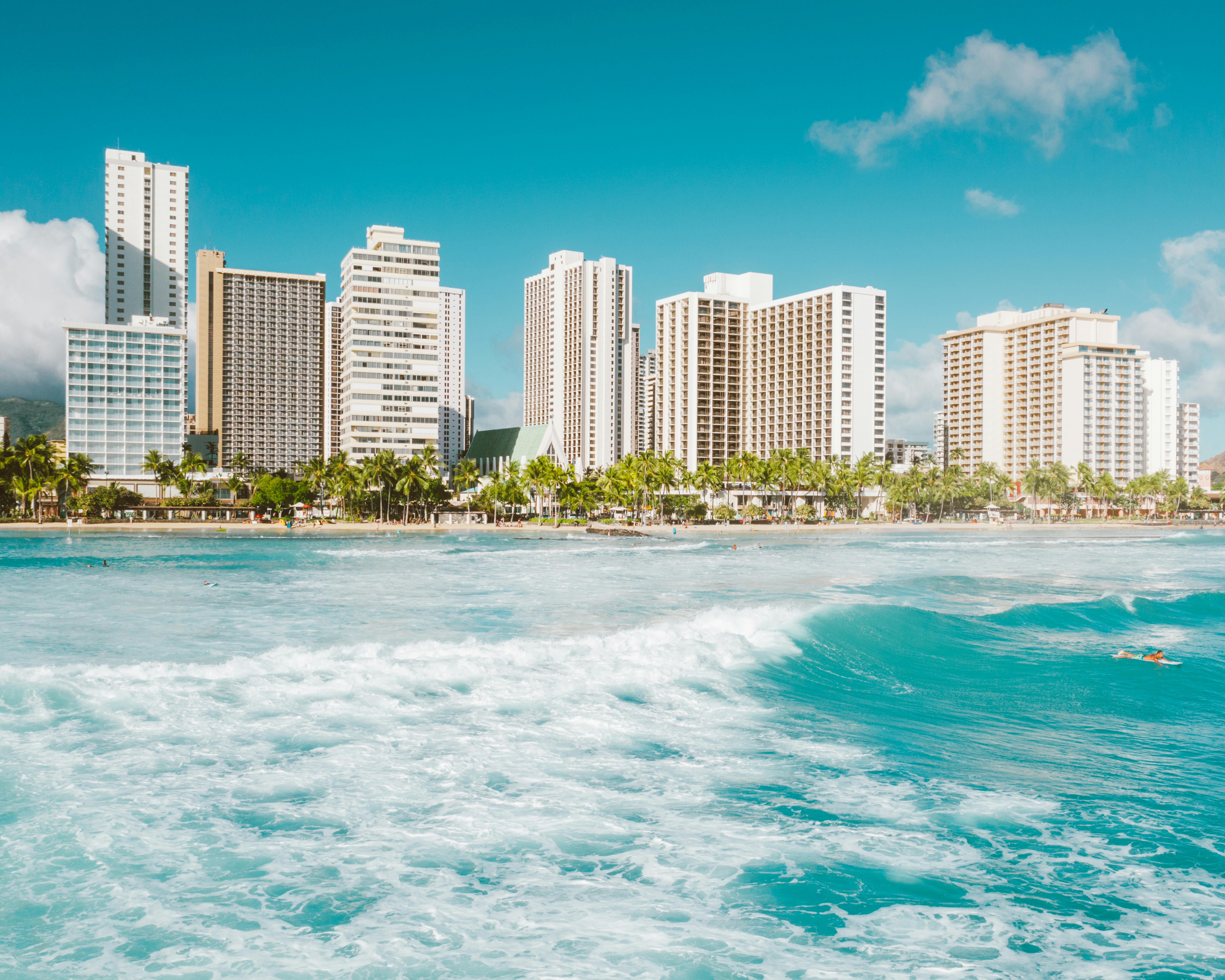 White Buildings on the Beach · Free Stock Photo