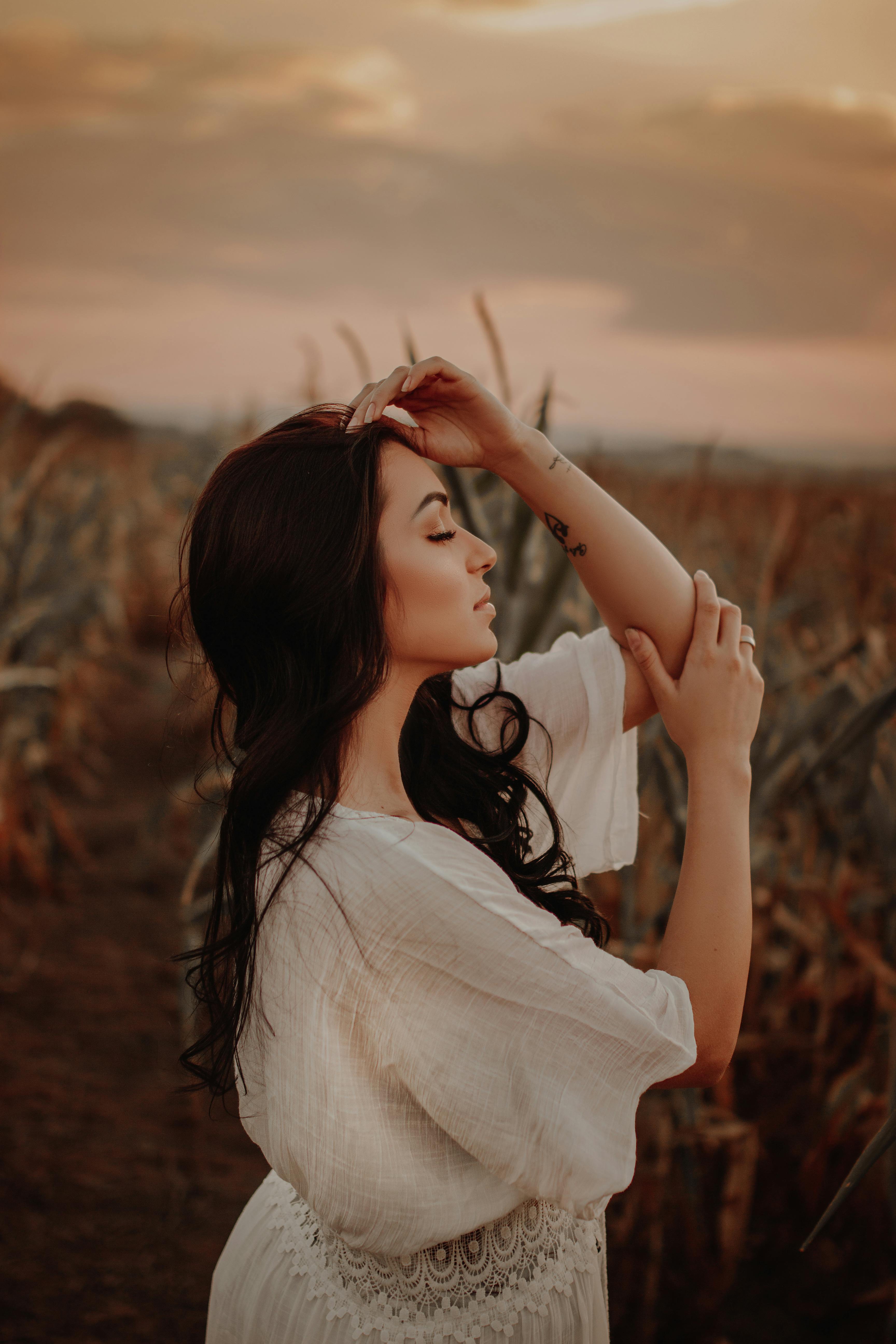 Side Profile of a Woman · Free Stock Photo