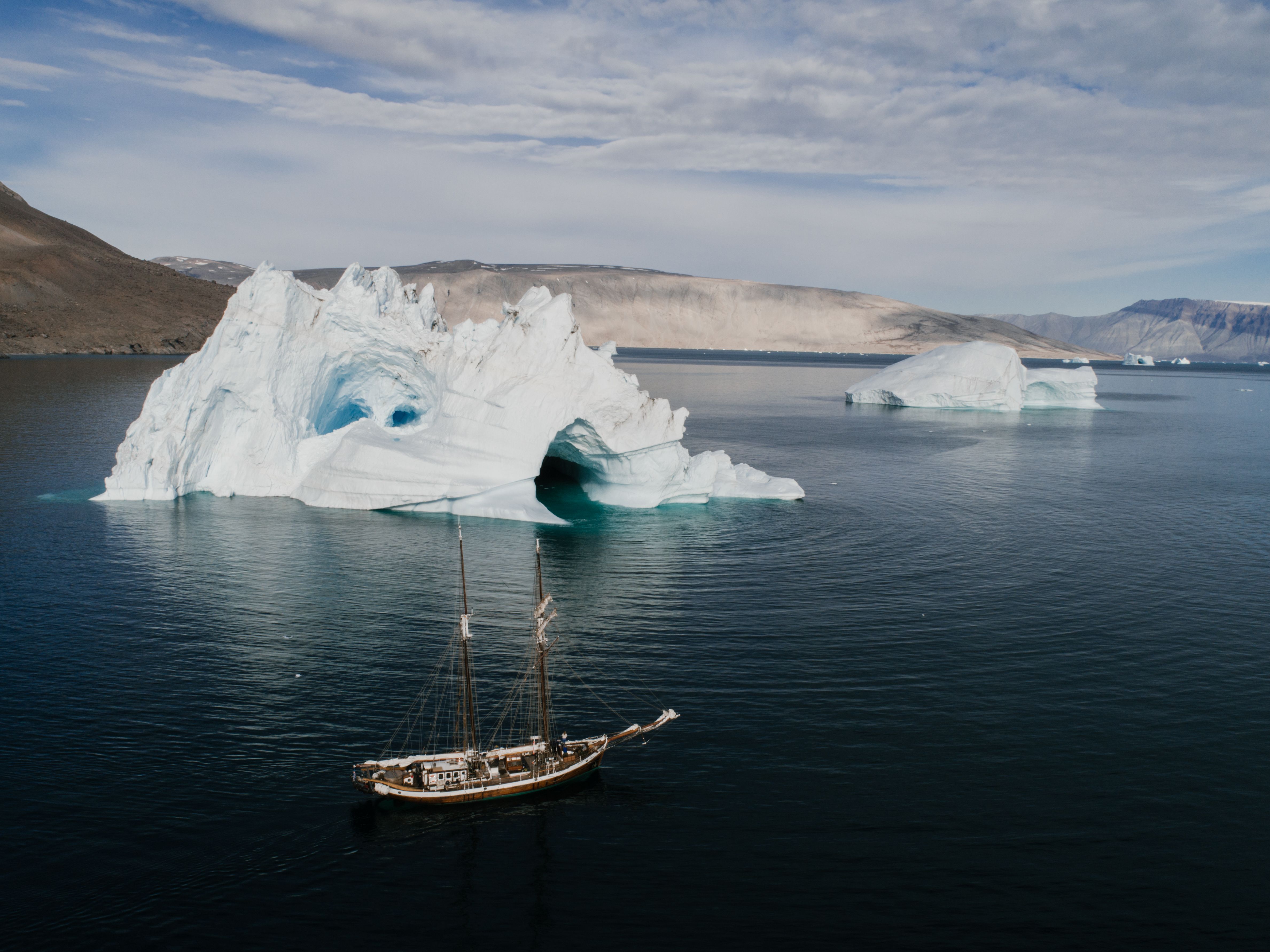 Sailing Iceberg Photos, Download Free Sailing Iceberg Stock Photos & HD ...