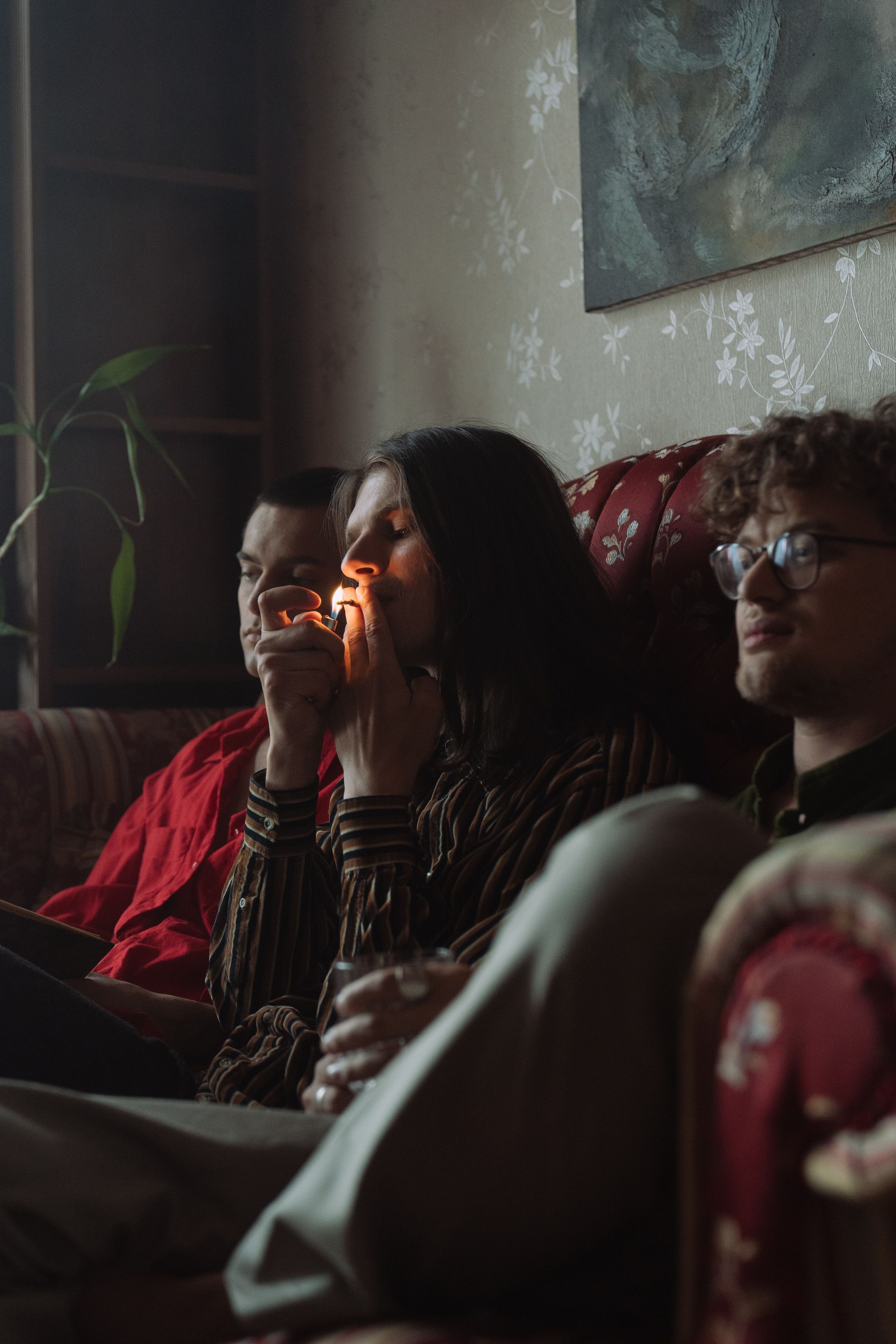 Group Smoking Photos, Download The BEST Free Group Smoking Stock Photos ...